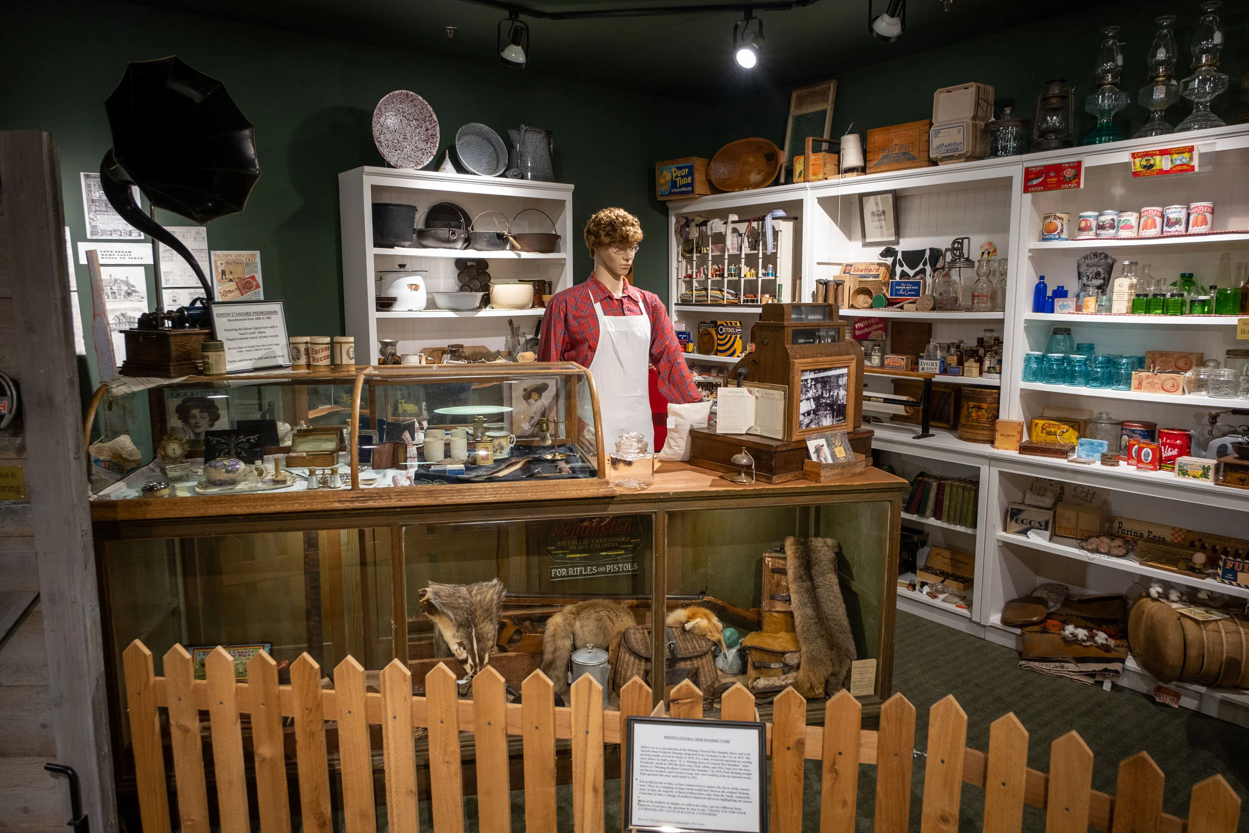 Exhibits — Sandy Historical Society