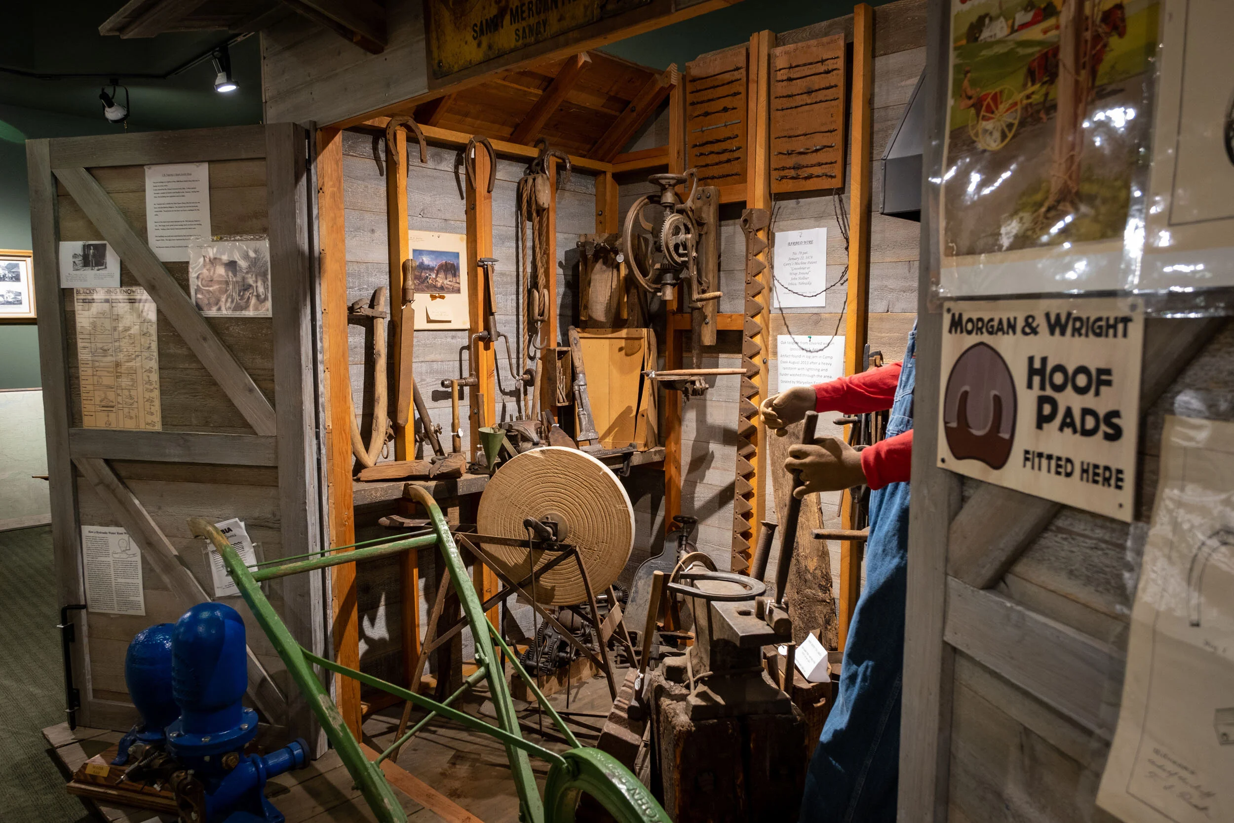 Exhibits — Sandy Historical Society