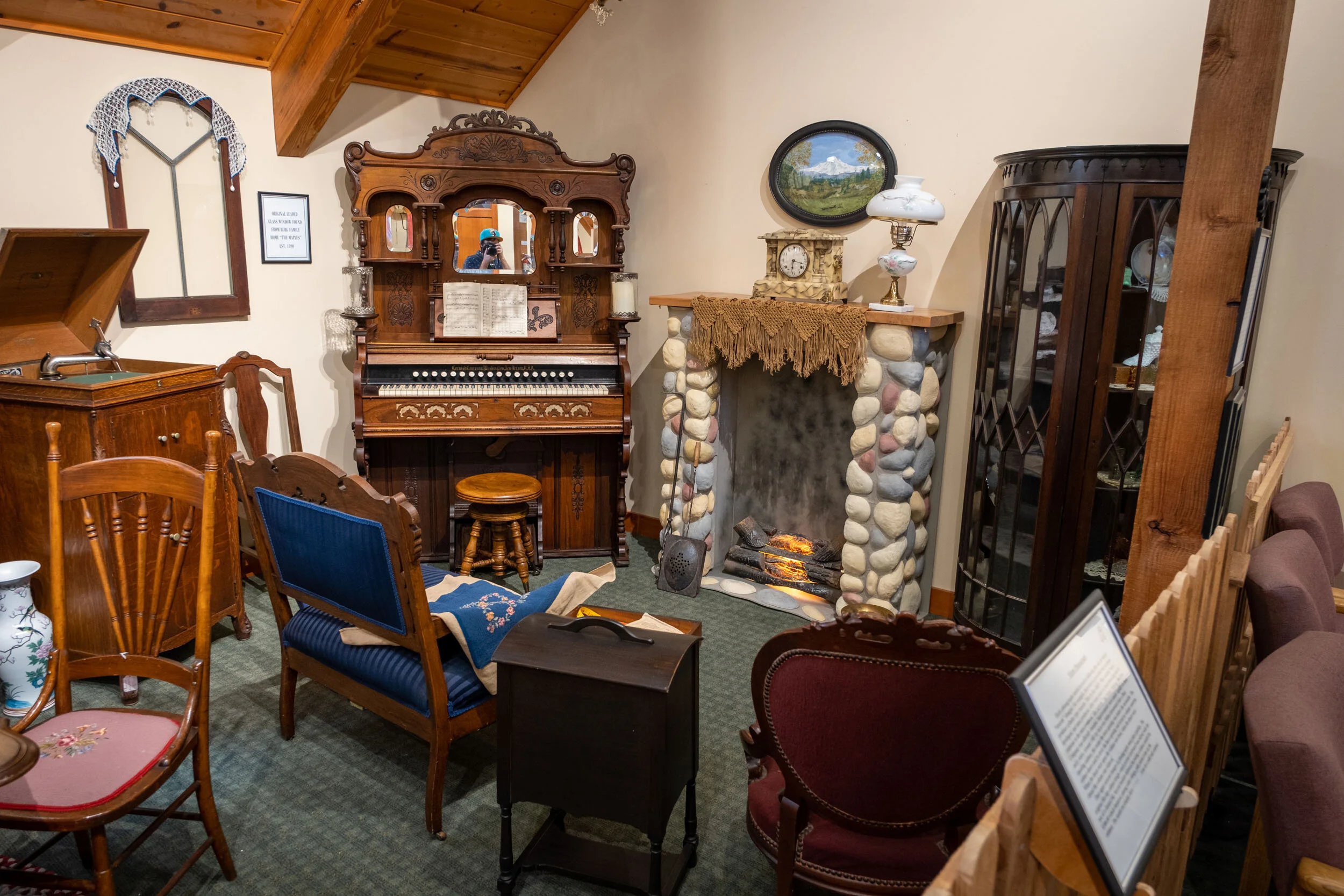 Exhibits — Sandy Historical Society