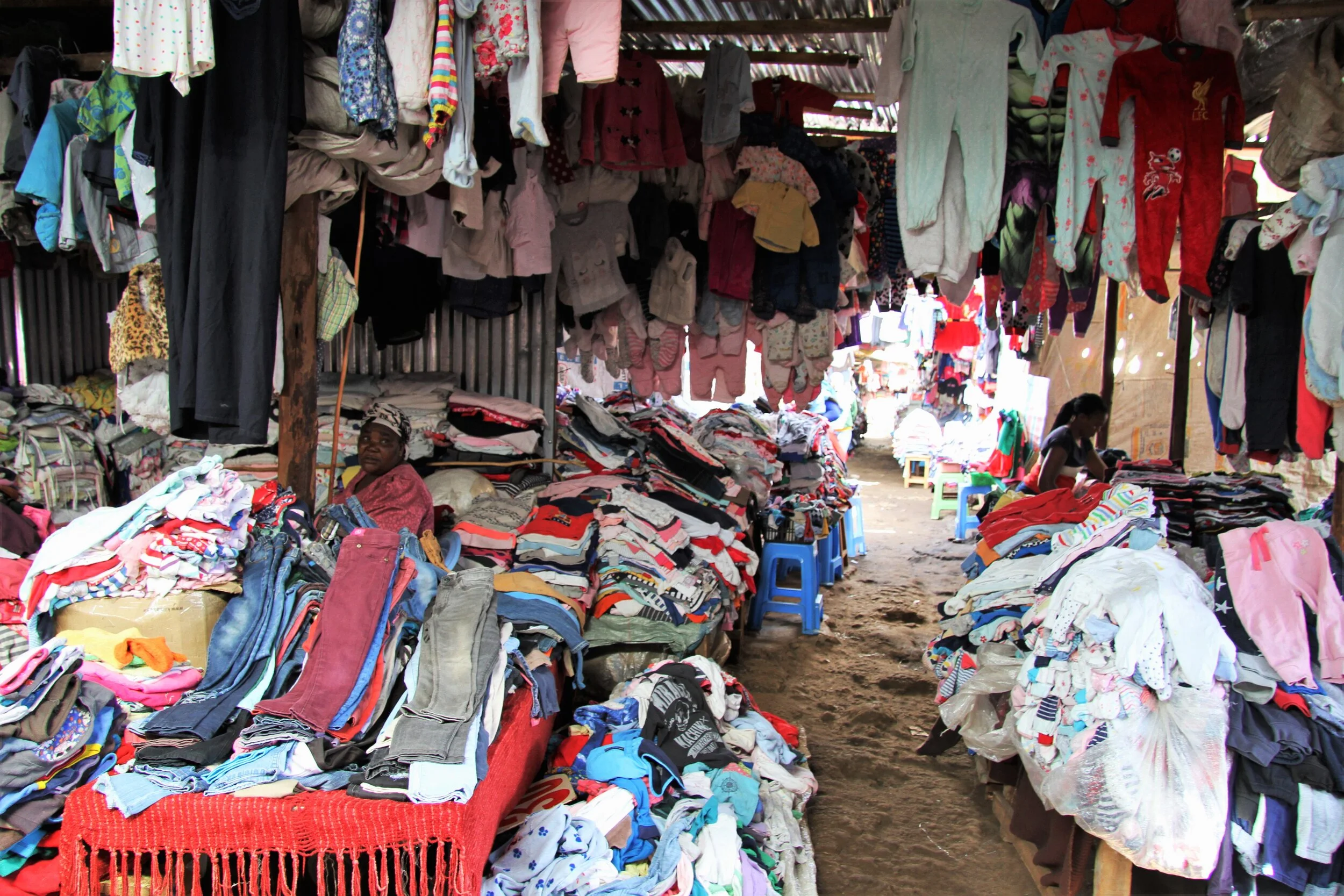 About — TEXTILE MOUNTAIN - The Hidden Burden of our Fashion Waste