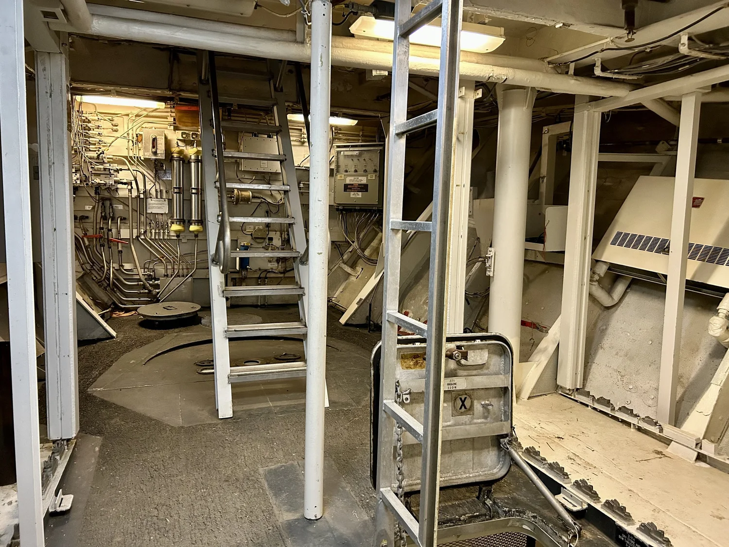 USS Aries — Cold War Tourist