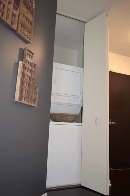 Landquist & Son, custom and durable closet doors