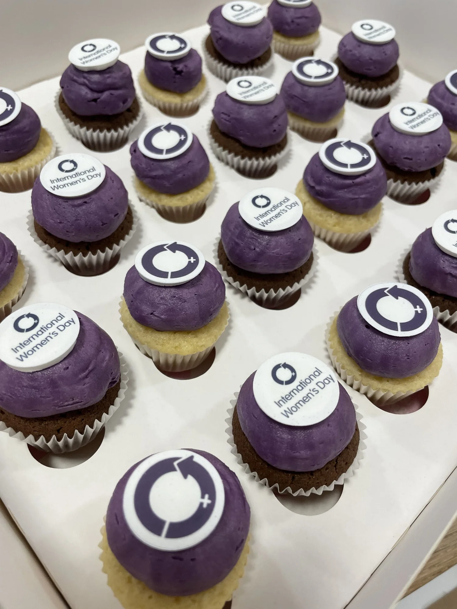 Hey Little Cupcake Manchester - Cupcakes, Brownies, Cakes, Cookies