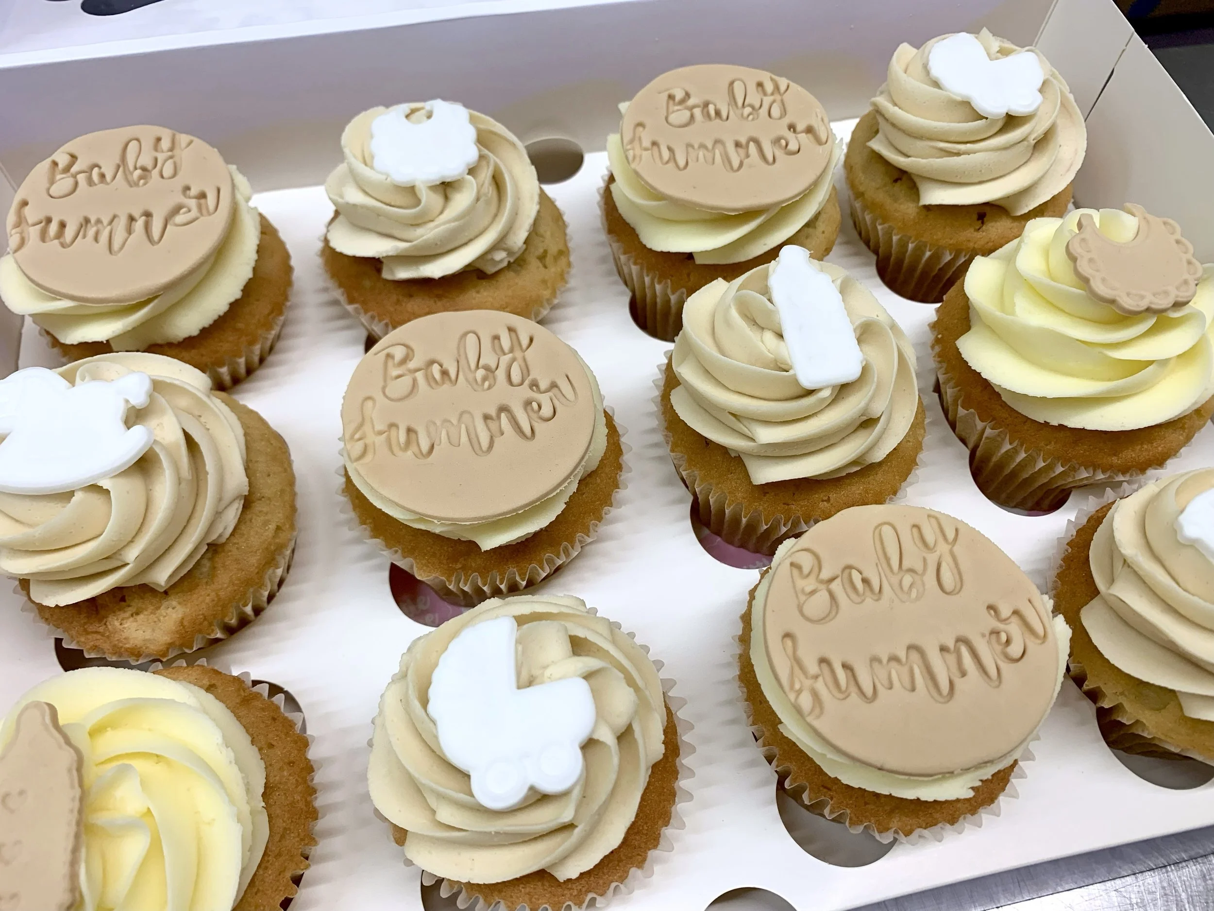 Hey Little Cupcake Manchester - Cupcakes, Brownies, Cakes, Cookies