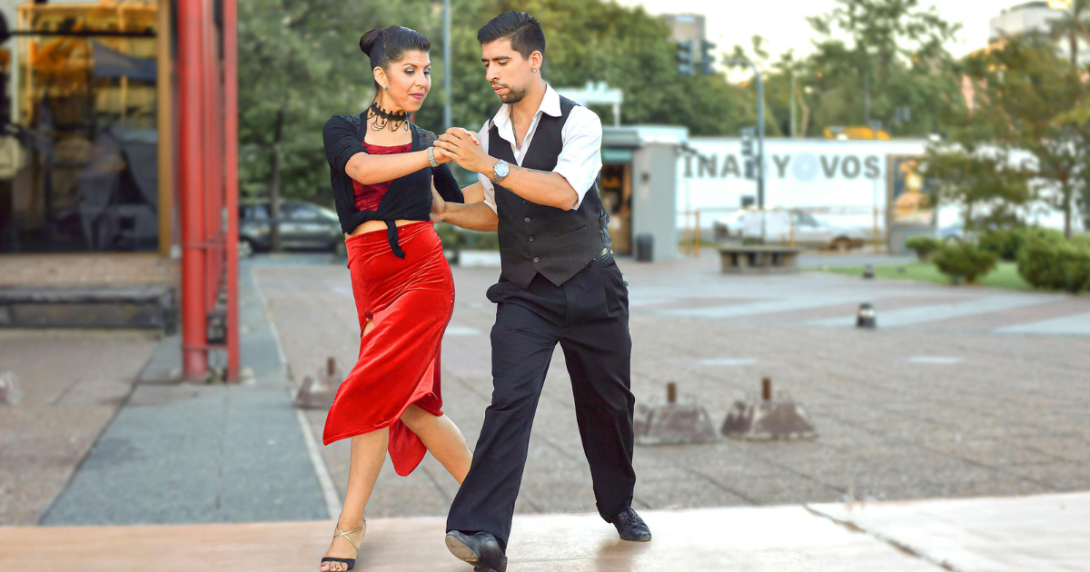 Discover Tango vs Salsa: Origins, Style & Music
