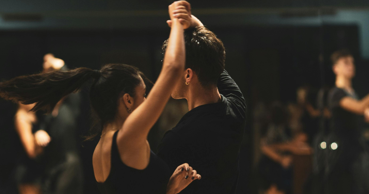 Discover Tango vs Salsa: Origins, Style & Music