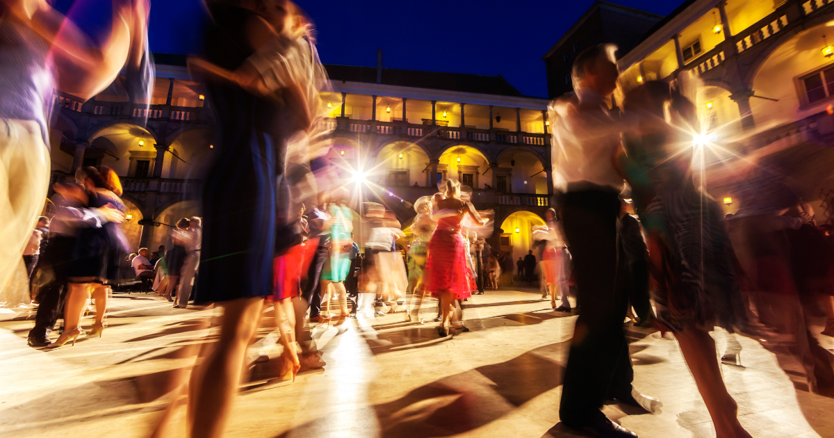 Bachata vs Salsa: Key Differences & Best Dance to Start