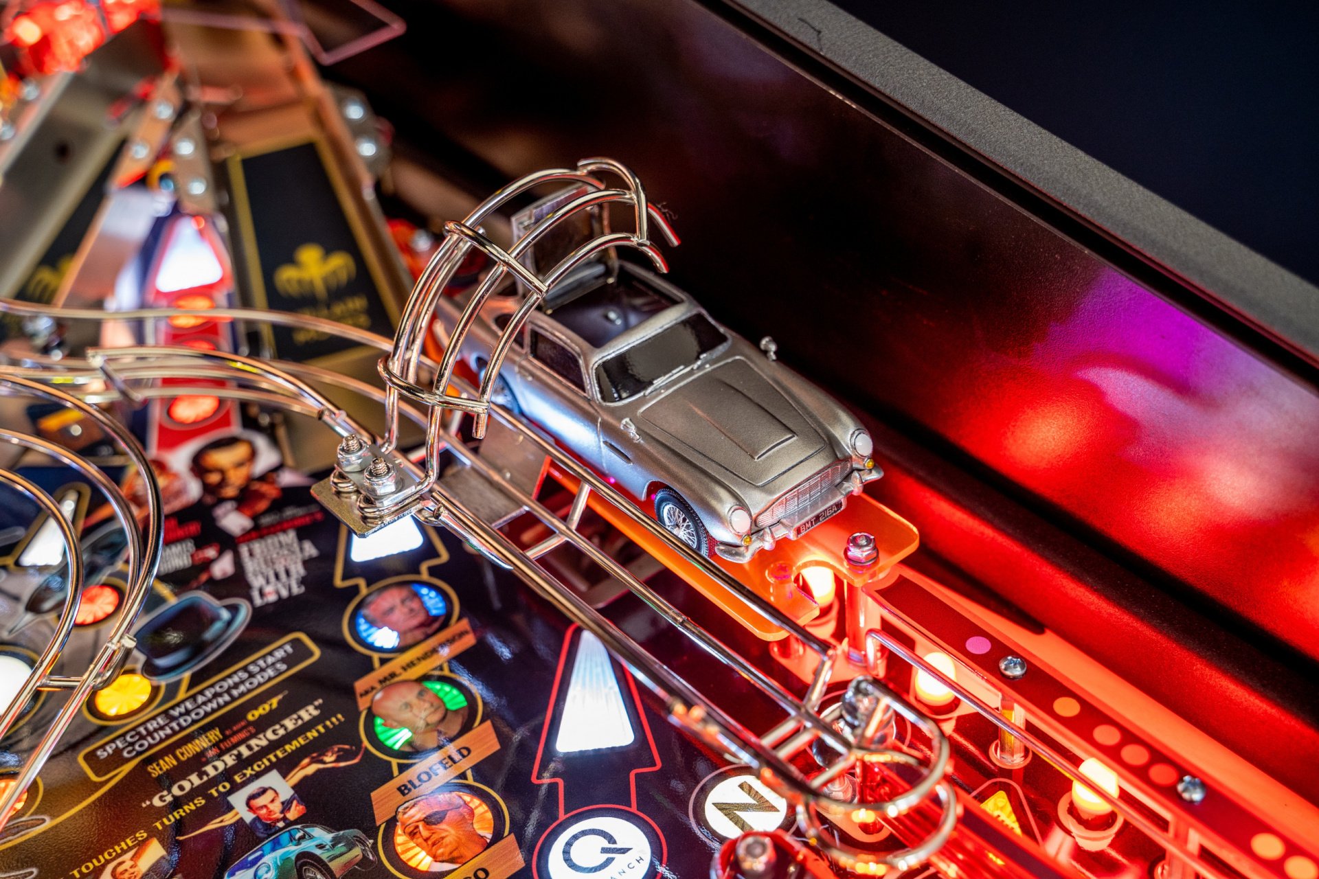 Dr.No James Bond 007 Pro Edition Pinball Machine by Stern Pinball ...