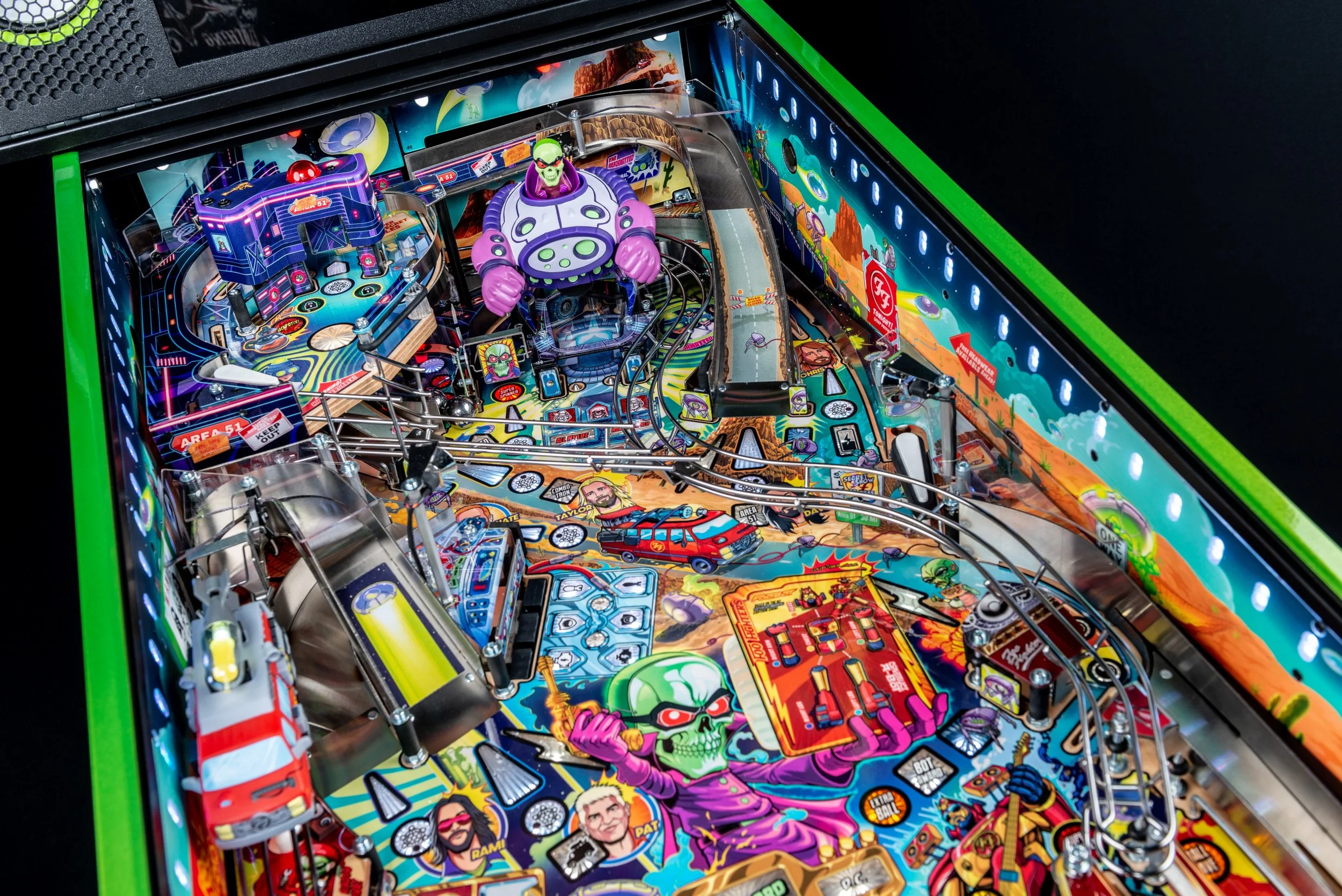 Dr.No James Bond 007 Pro Edition Pinball Machine by Stern Pinball ...