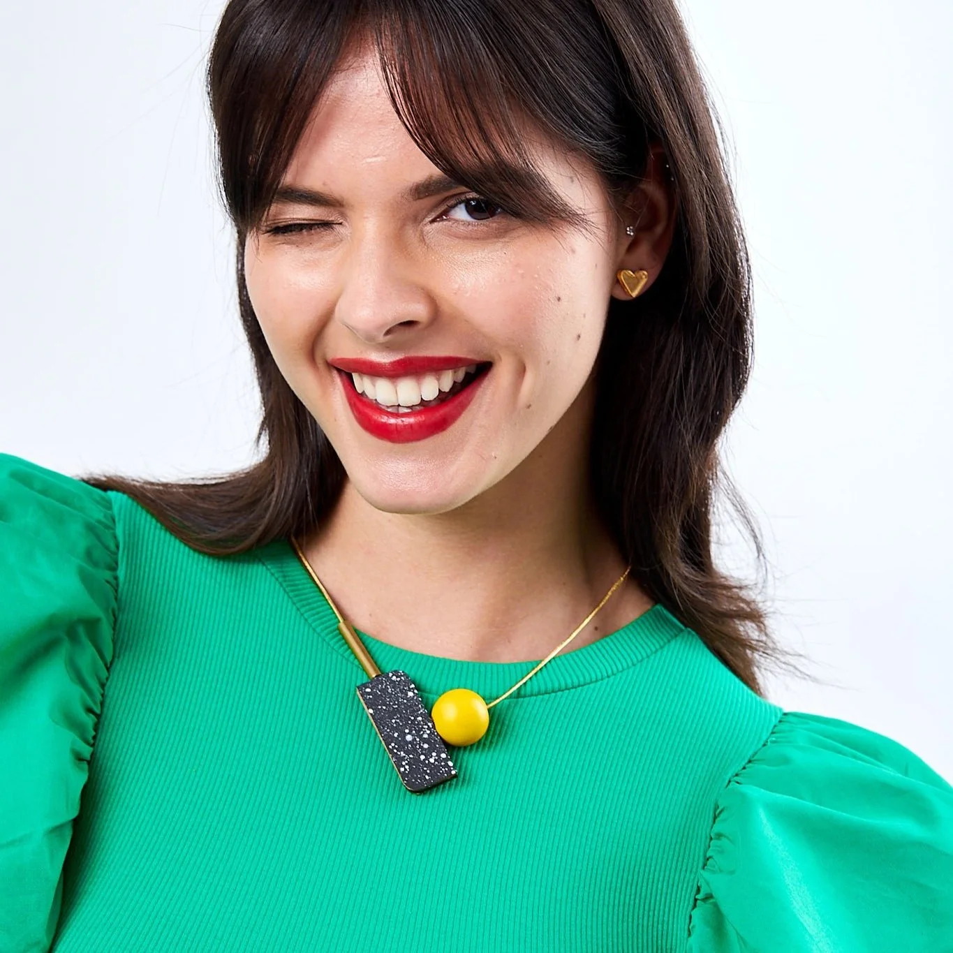 statement-necklace-with-laser-cut-ply-to-create-the-structure-brass