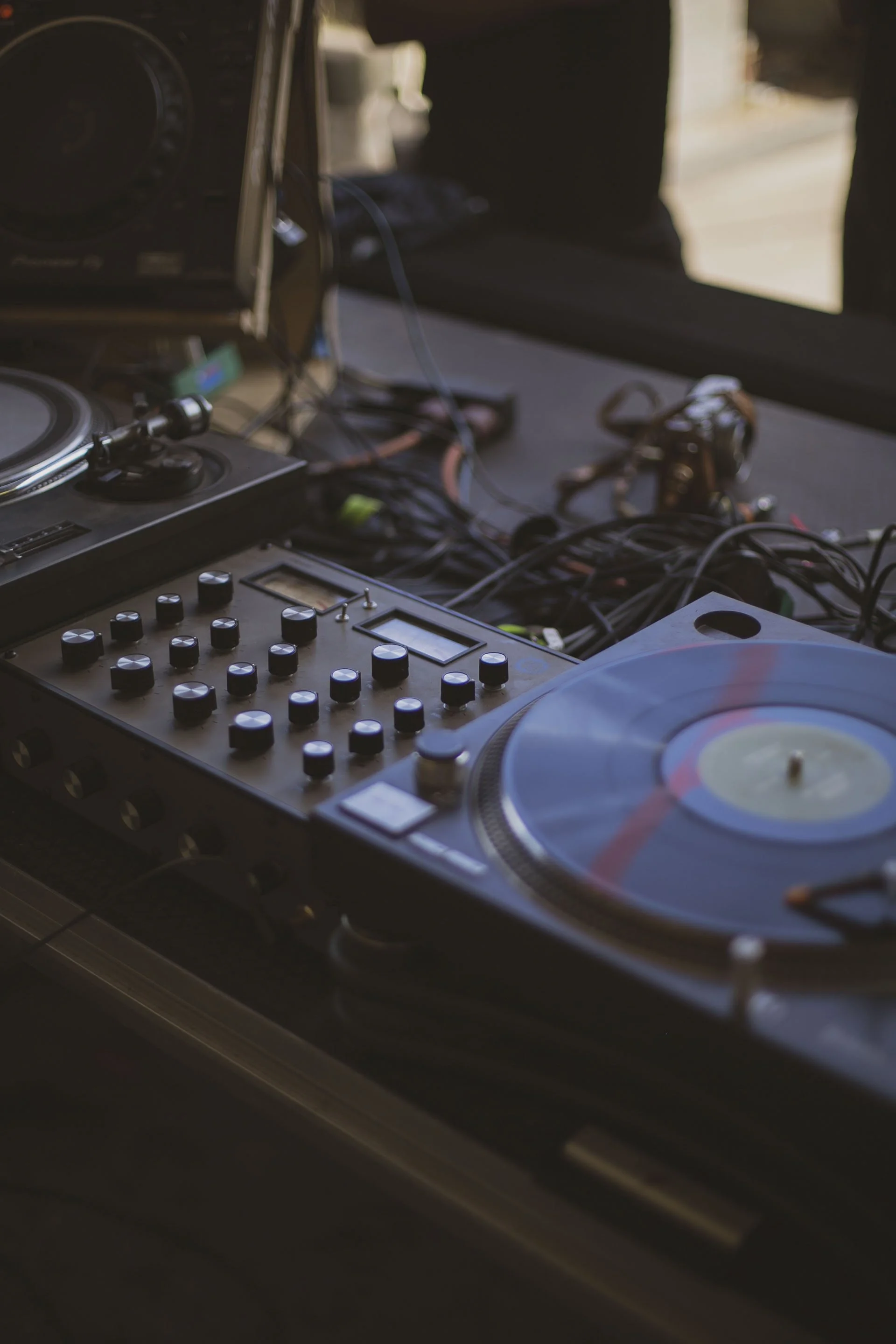 Resør Electronics - Discrete Rotary DJ Mixers - Handcrafted in Berlin ...