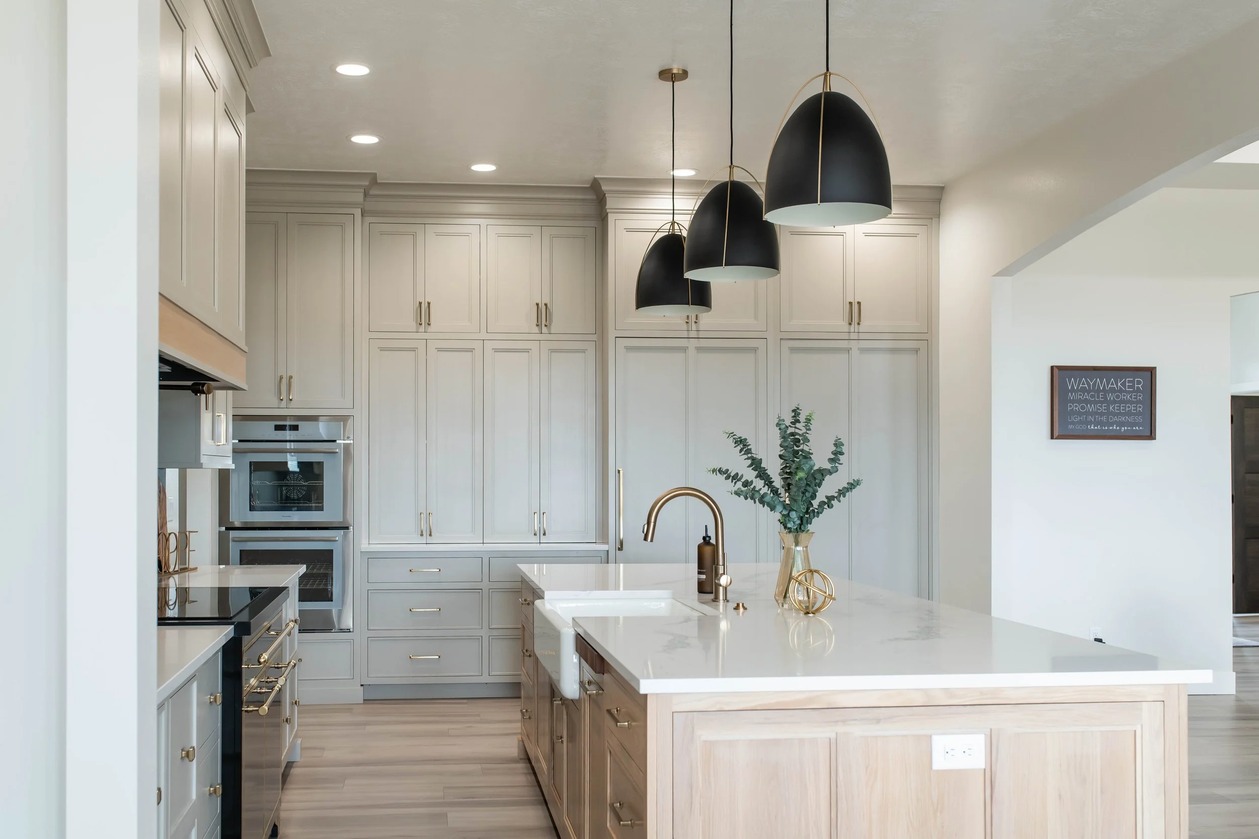 Timeless Elegance: Designing Classic Kitchens That Endure — Helmut ...