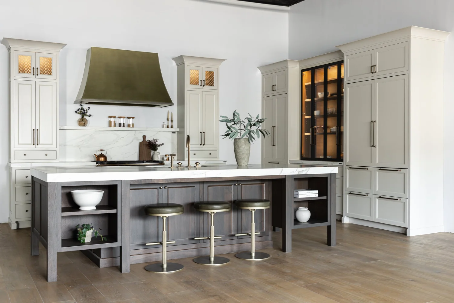 Helmut Cabinetry | Custom Kitchen & Bathroom Cabinets