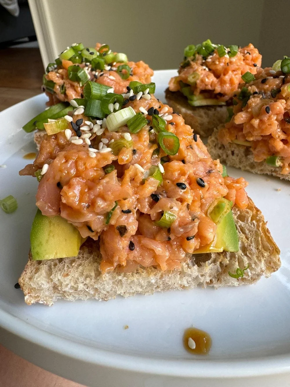 spicy salmon and avocado toasts — TOASTEDTABLE