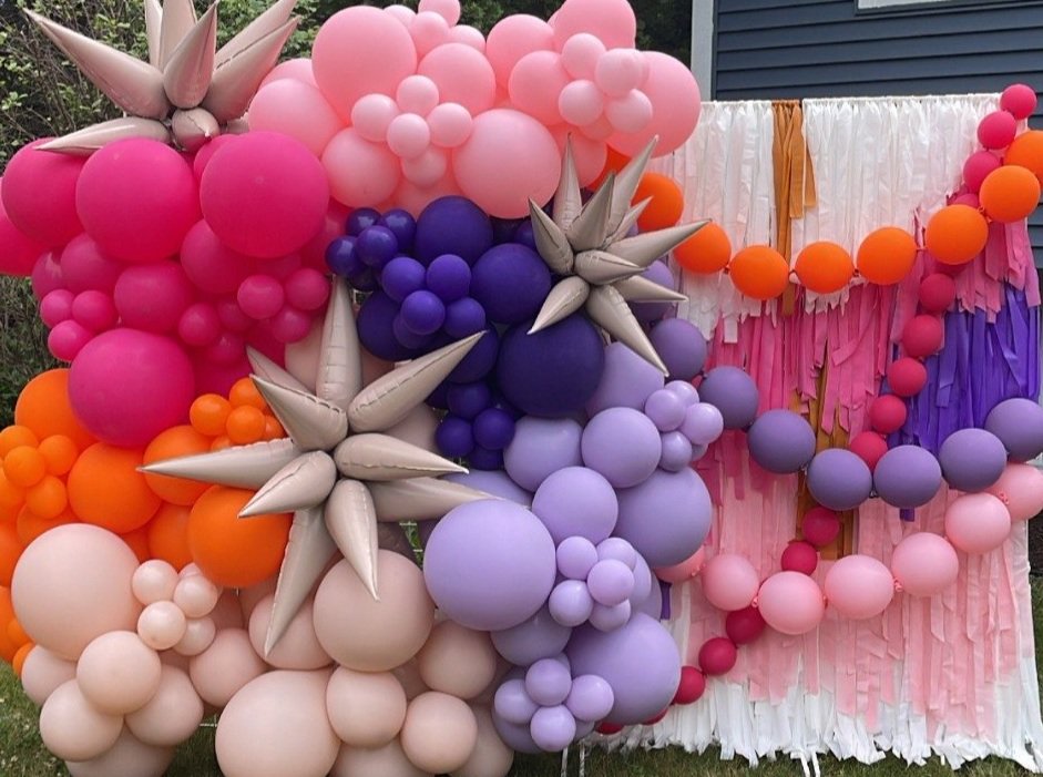 Custom Balloons — Dot & Daisy