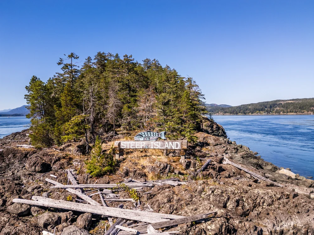 Steep Island Lodge