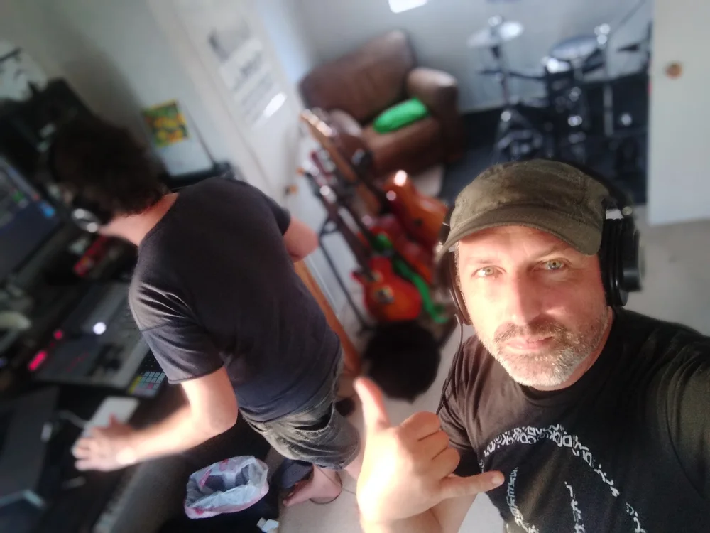 Mike Conlon Looping Artist — Mike Conlon Musician Singer Songwriter