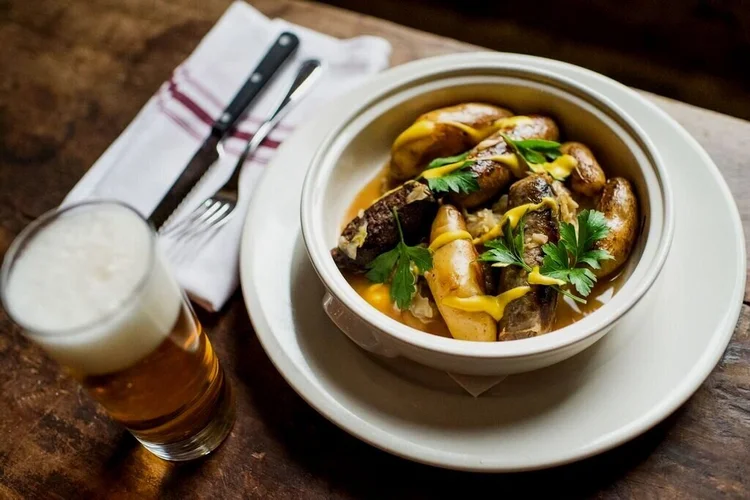 Menu — THE VICTORIA