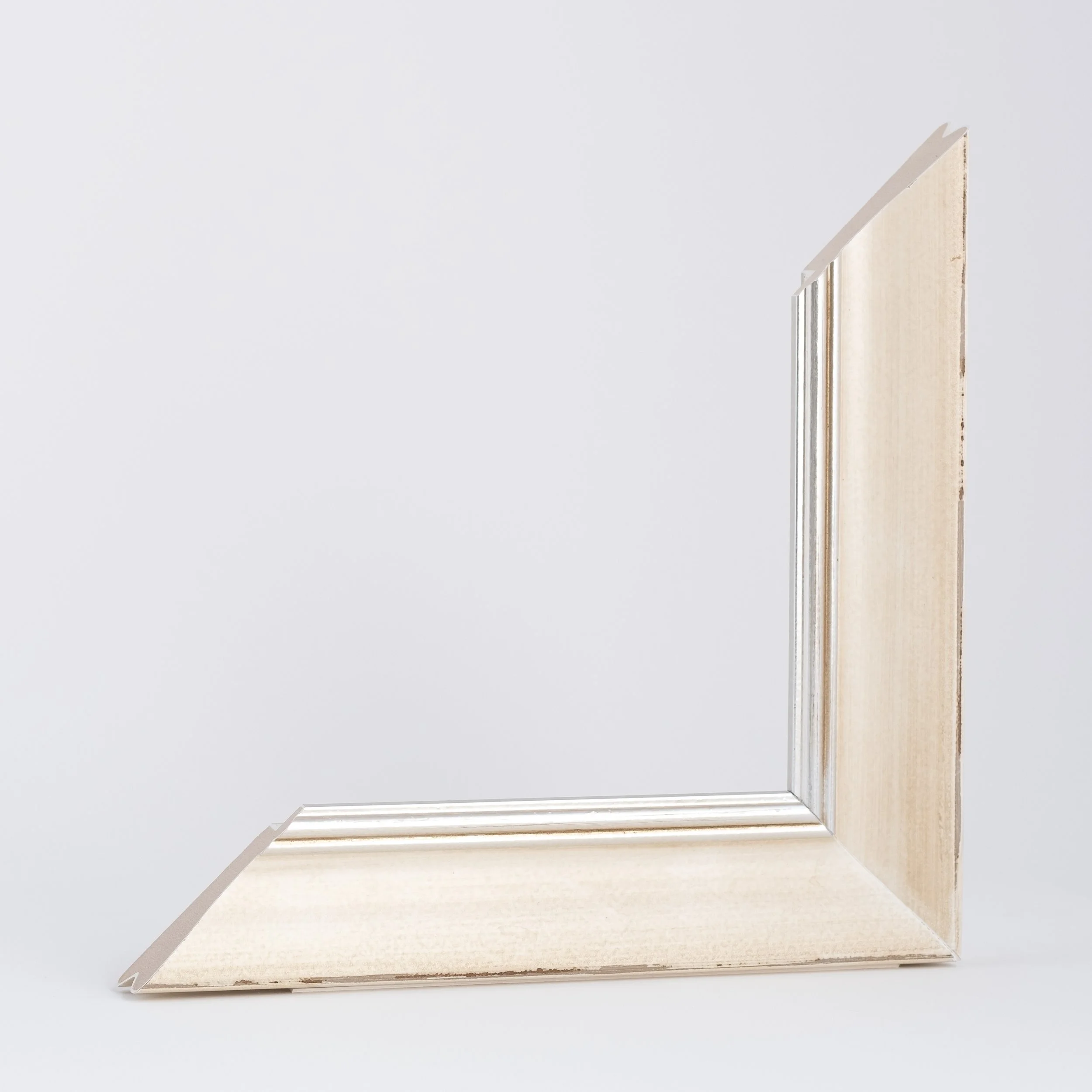 Chelsea Frame Corner — MUSEA Lab