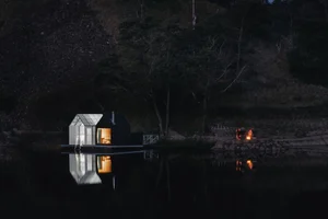 Floating Sauna Lake Derby | Experience Floating Relaxation Today