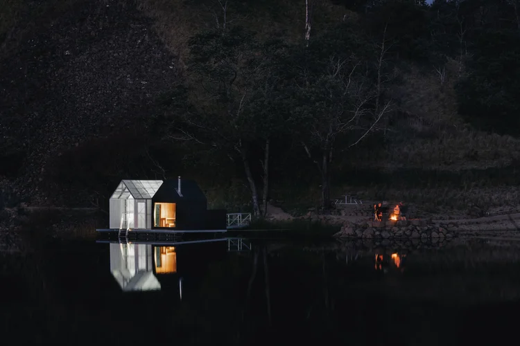 Floating Sauna Lake Derby | Experience Floating Relaxation Today