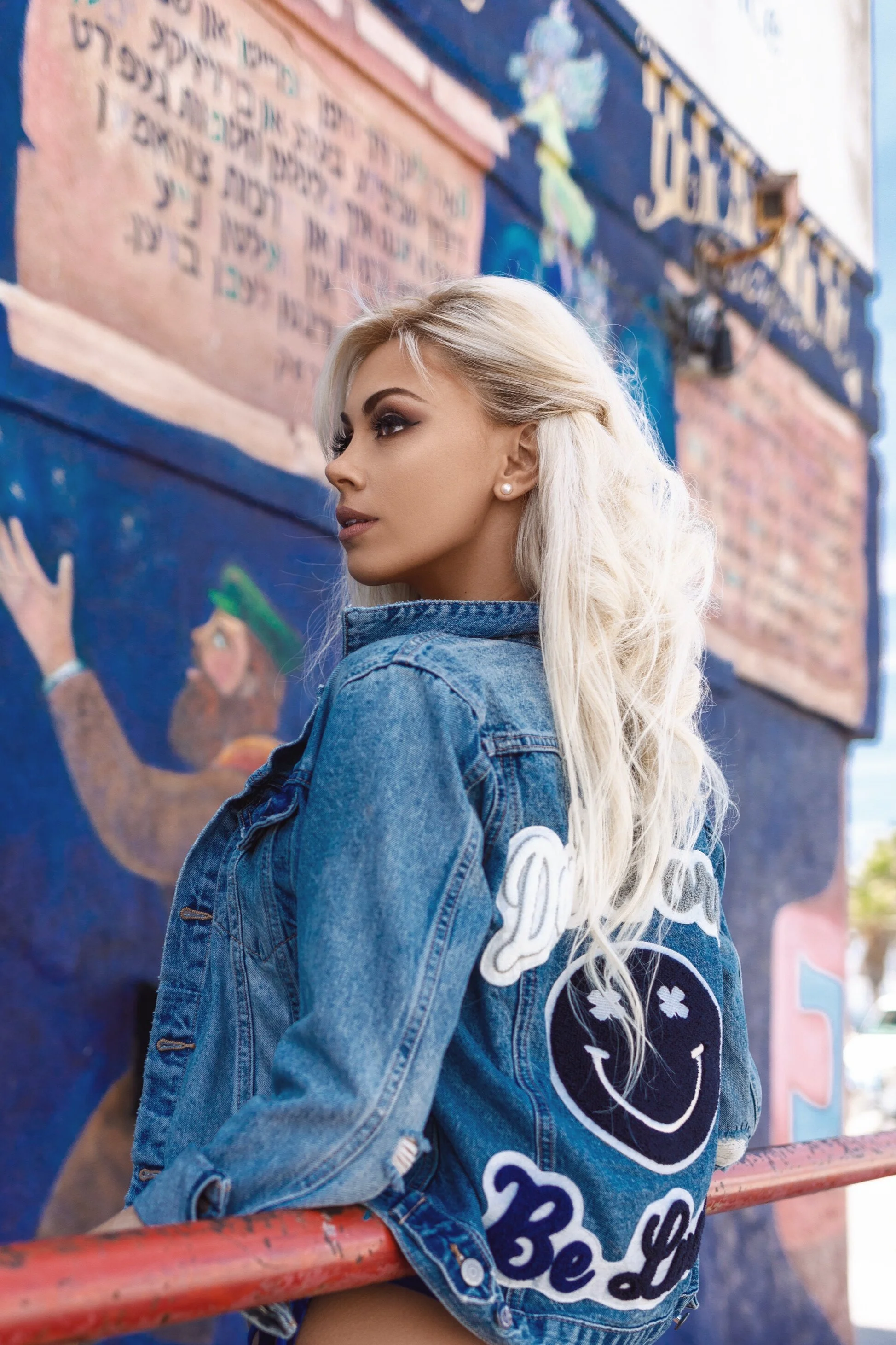 Chloe Crawford British Female Magician Illusionist Model