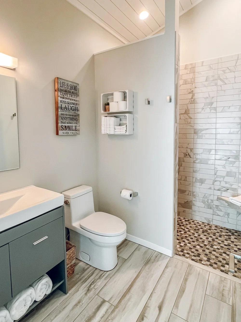 Winton | 2-Bedroom Luxury Waterfront Cottage — Old Pike Cottages