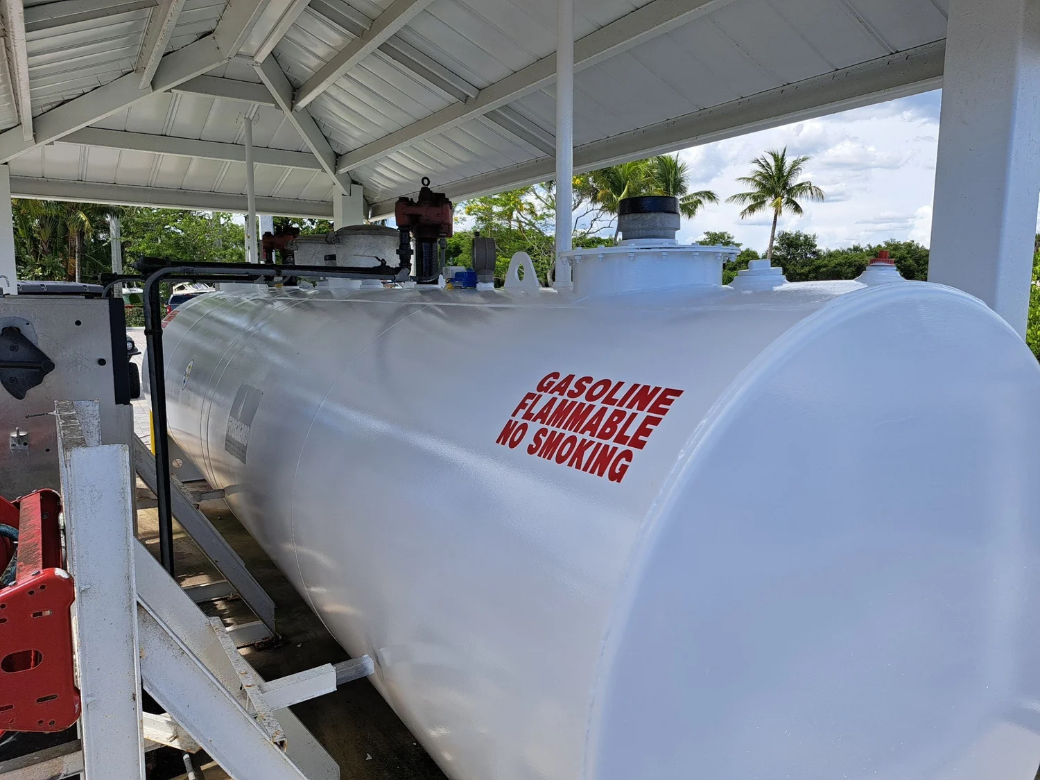 Paint above ground steel tanks. — Tank Help