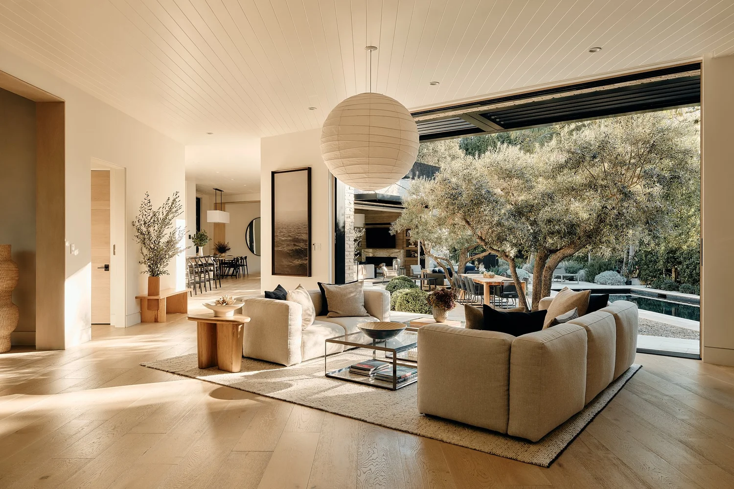1054 Angelo Dr — Richard Ehrlich Luxury Los Angeles Real Estate