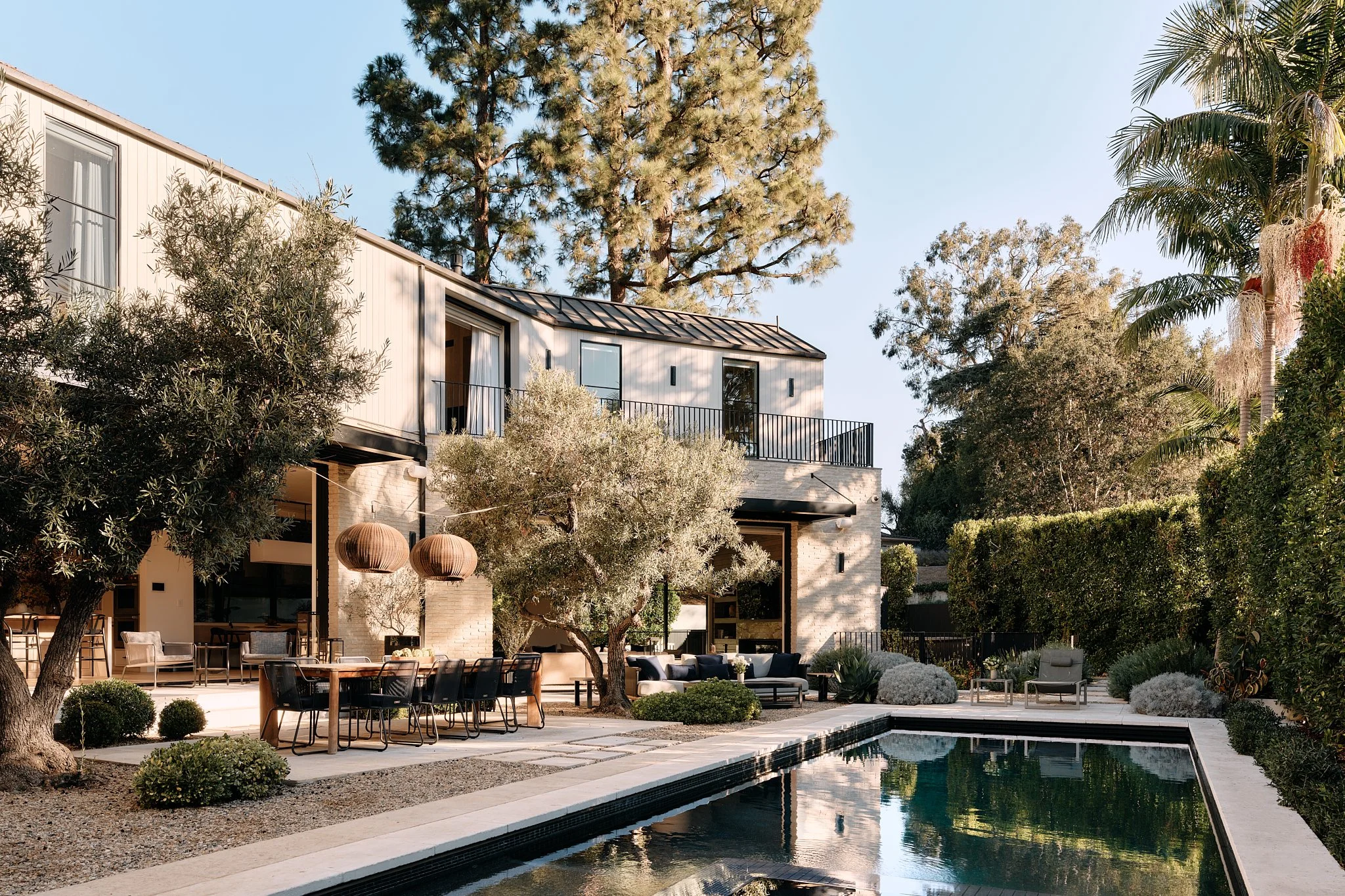 1054 Angelo Dr — Richard Ehrlich Luxury Los Angeles Real Estate