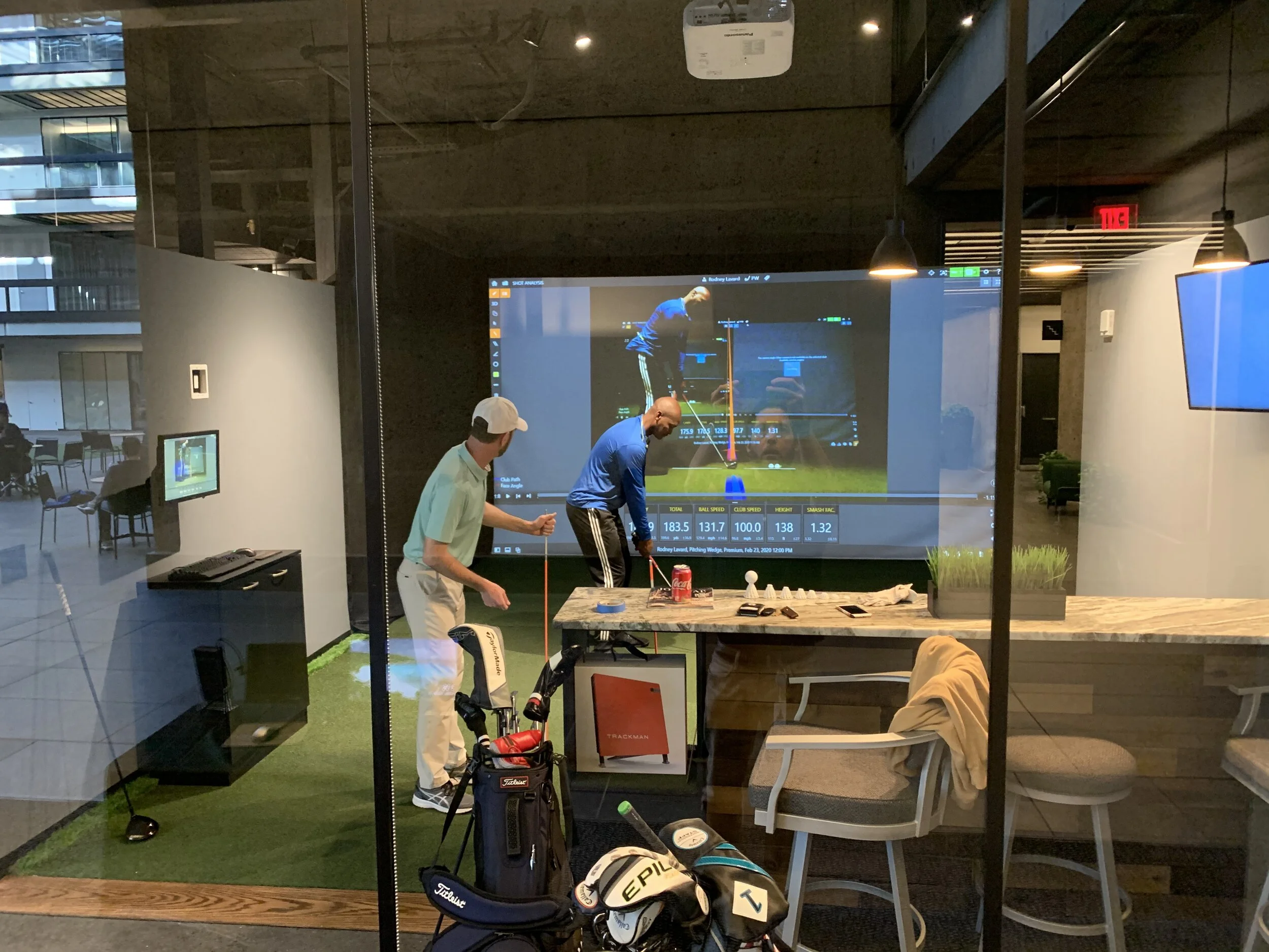 Swing Loose Indoor Golf