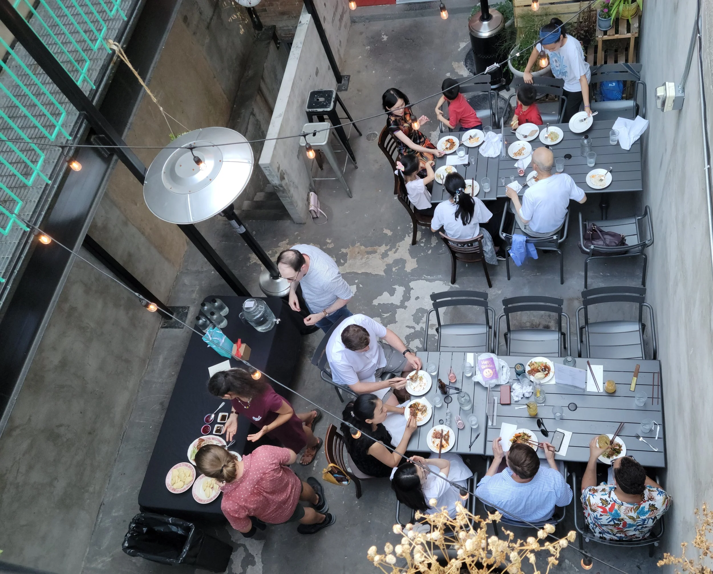 Dining Options — NiHao