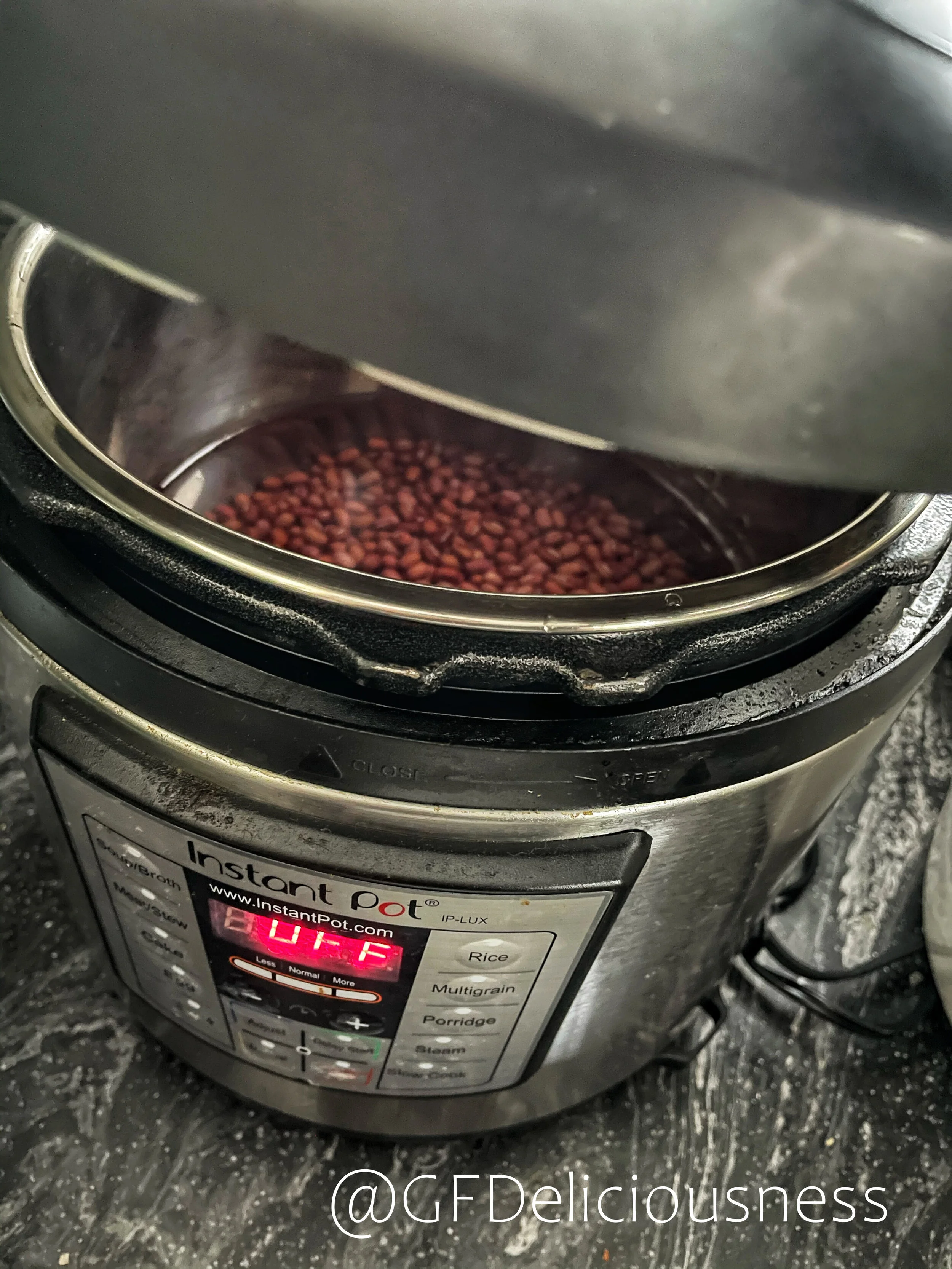 Baked Mochi Rice Cakes with red (adzuki) beans (脆皮紅豆年糕) — GF Deliciousness