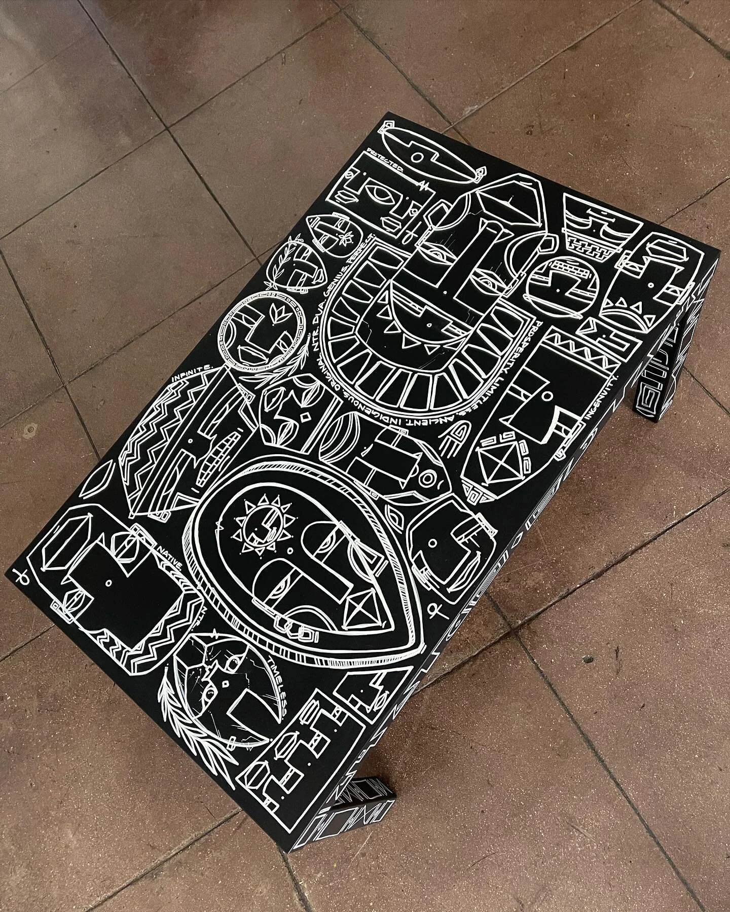 HAND OF ISIS Adornments