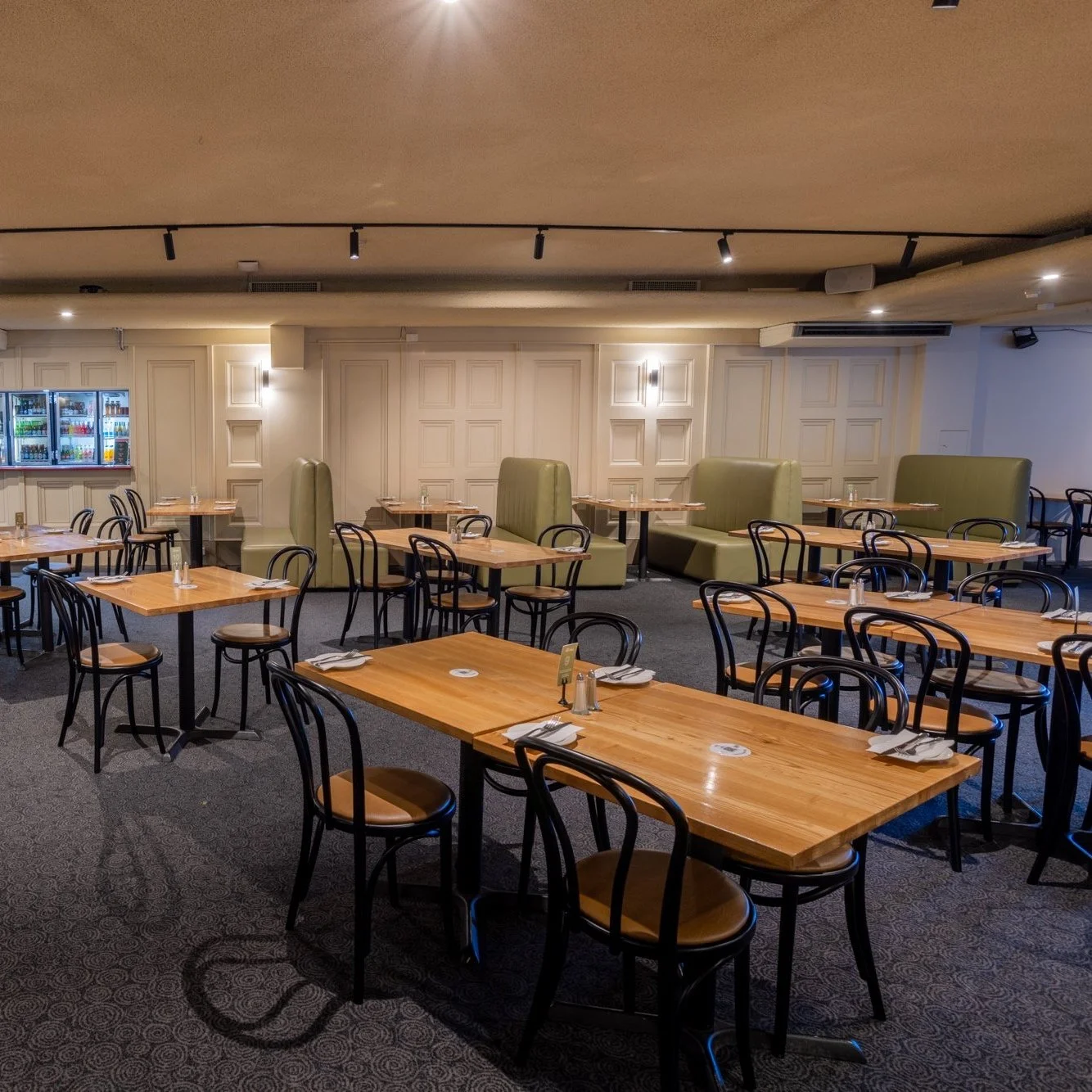 Enfield Hotel, Clearview, SA