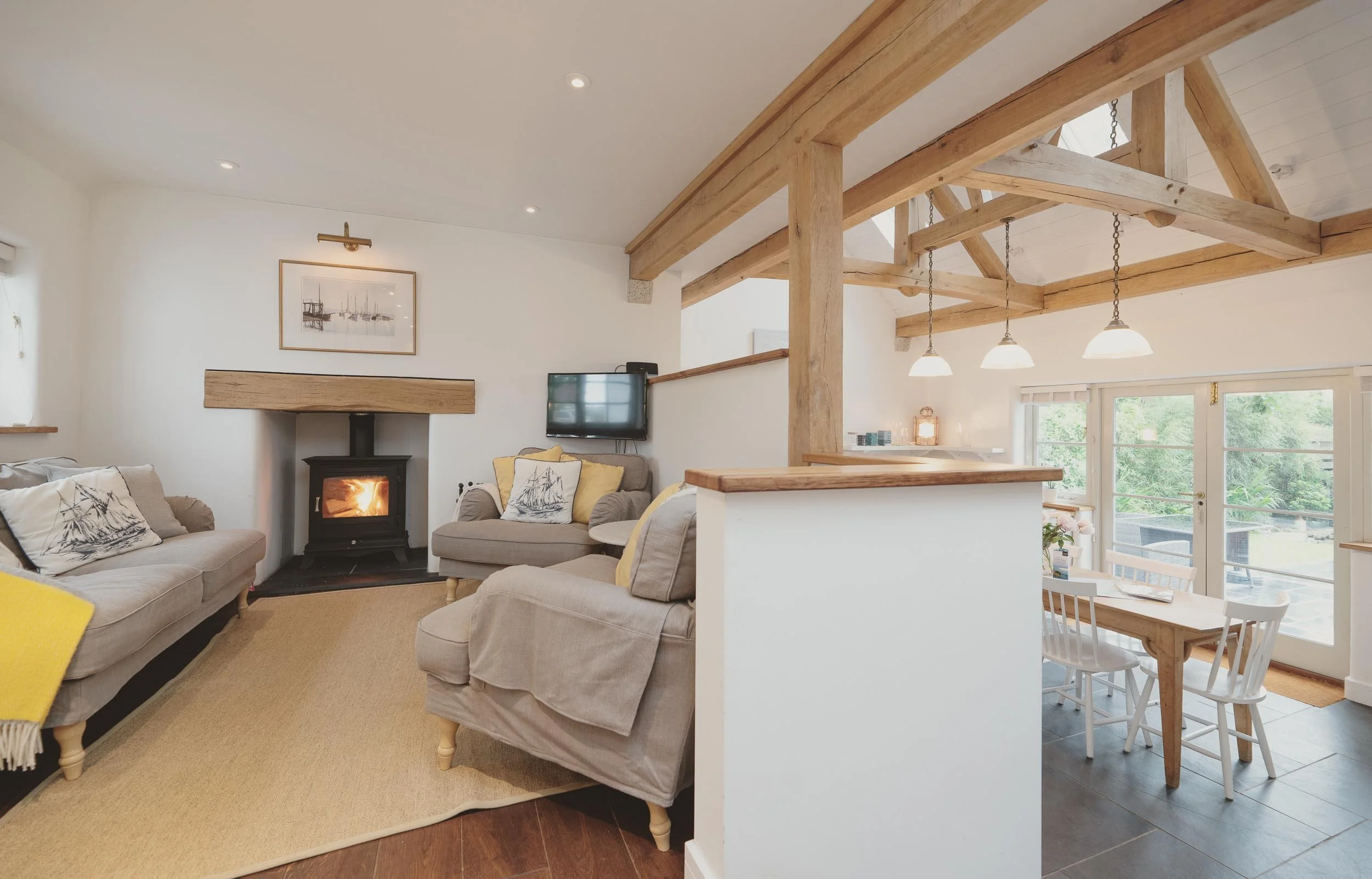Daphne Cottage | Mawnan Smith | Sleeps 4 | Luxury Holiday Cottage