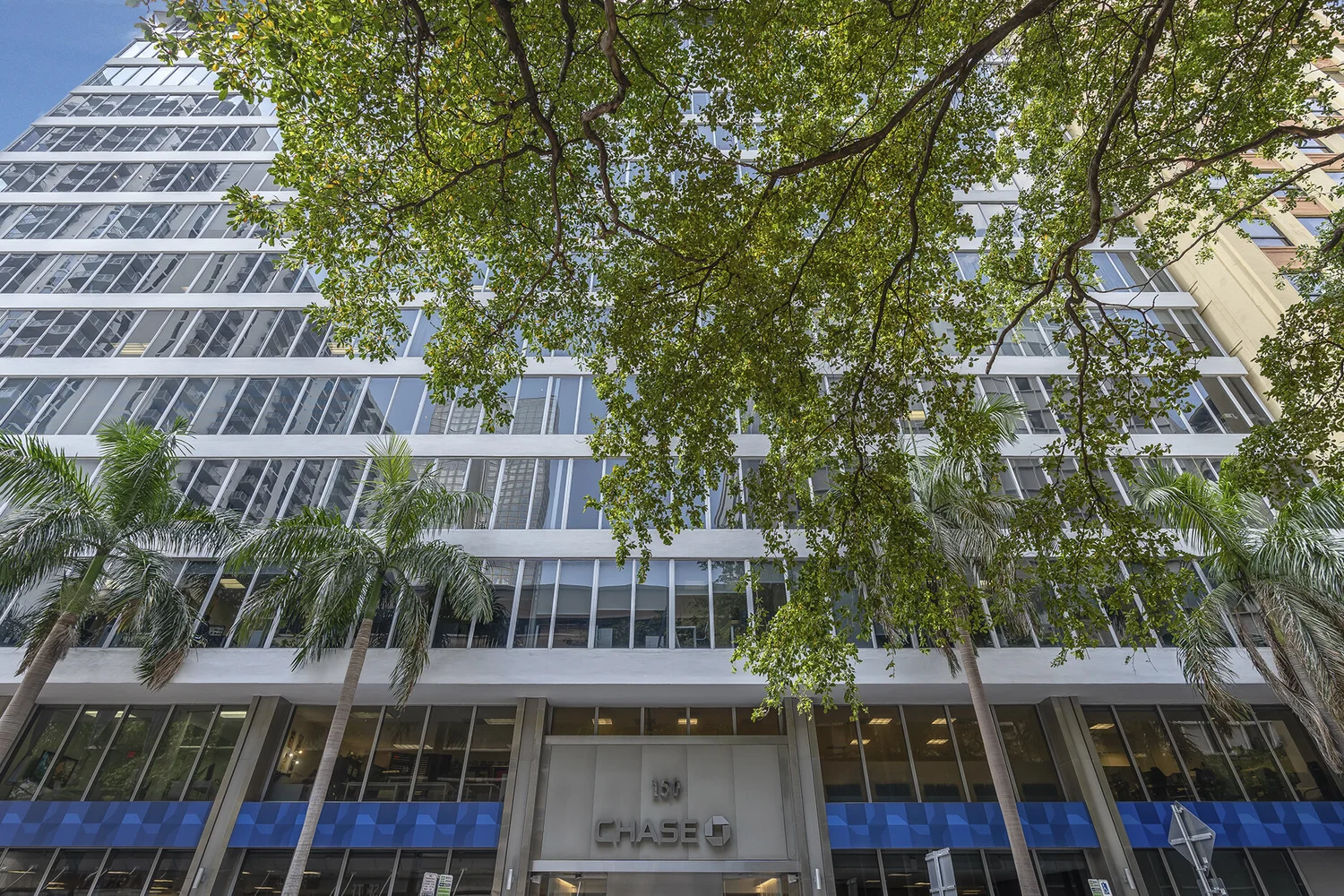 CHASE BANK BUILDING — AG COMMERCIAL REAL ESTATE ADVISORS
