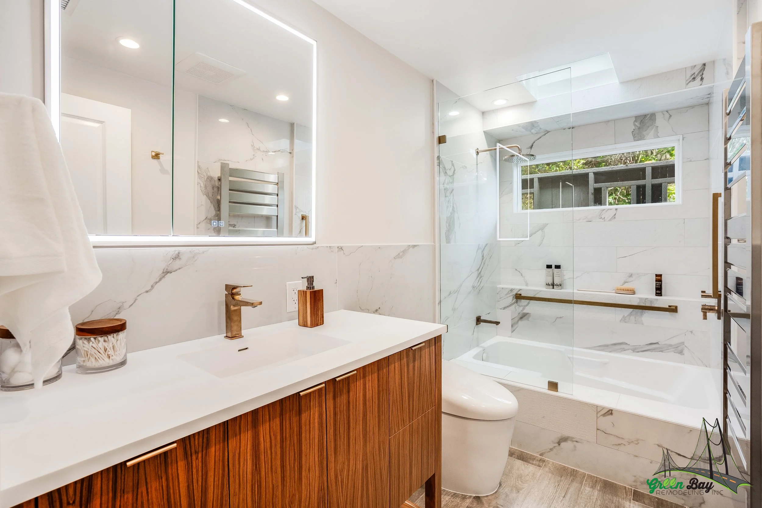 DEBRA WINSTON INTERIOR DESIGN