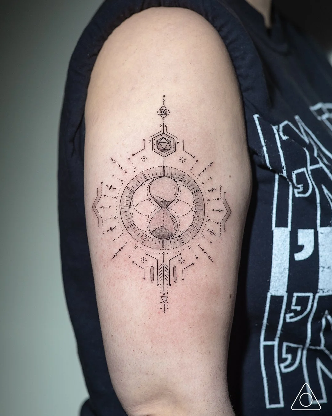TIME NAVIGATOR — 1MM Tattoo Studio