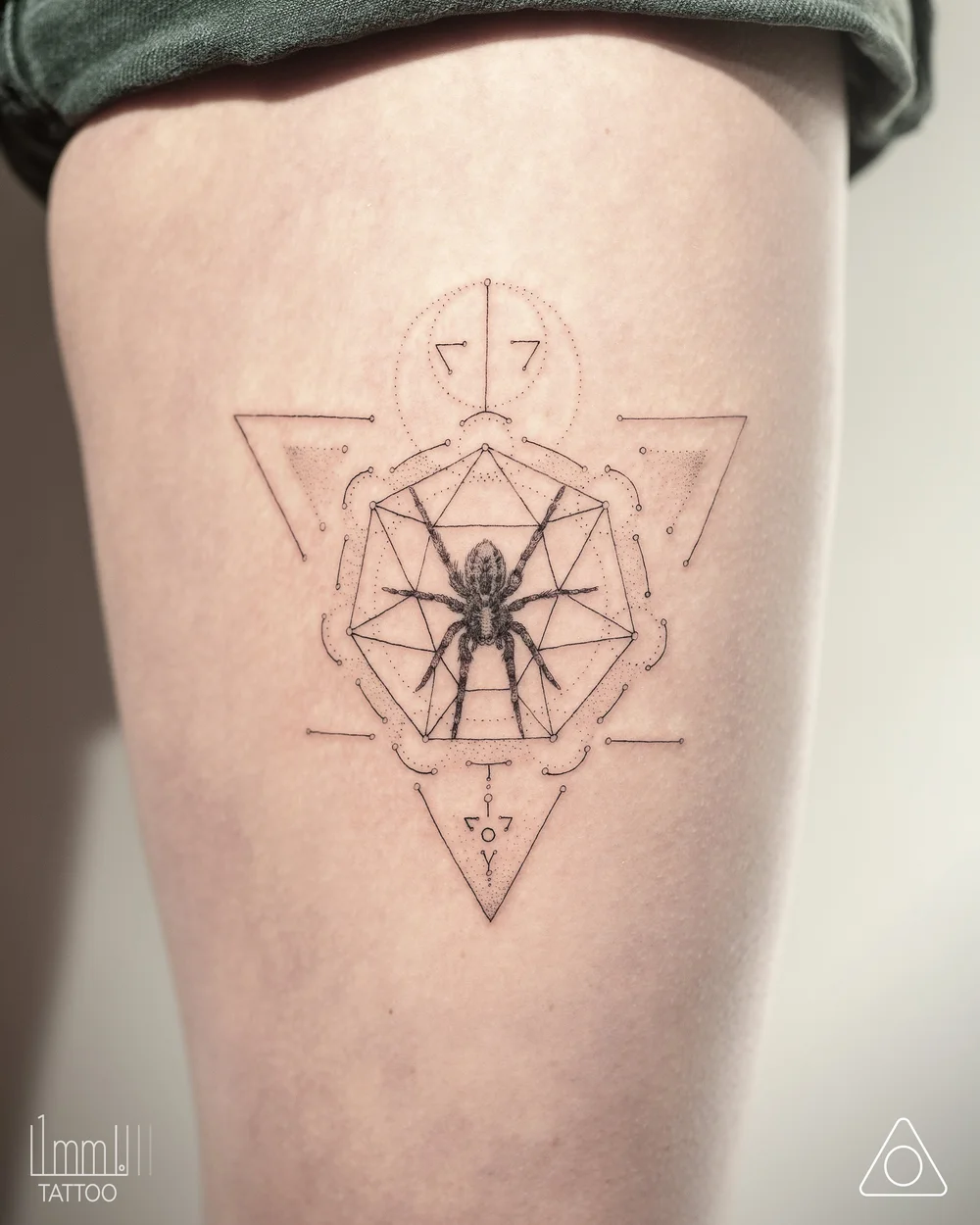 GEOMETRIC SPIDER — 1MM Tattoo Studio
