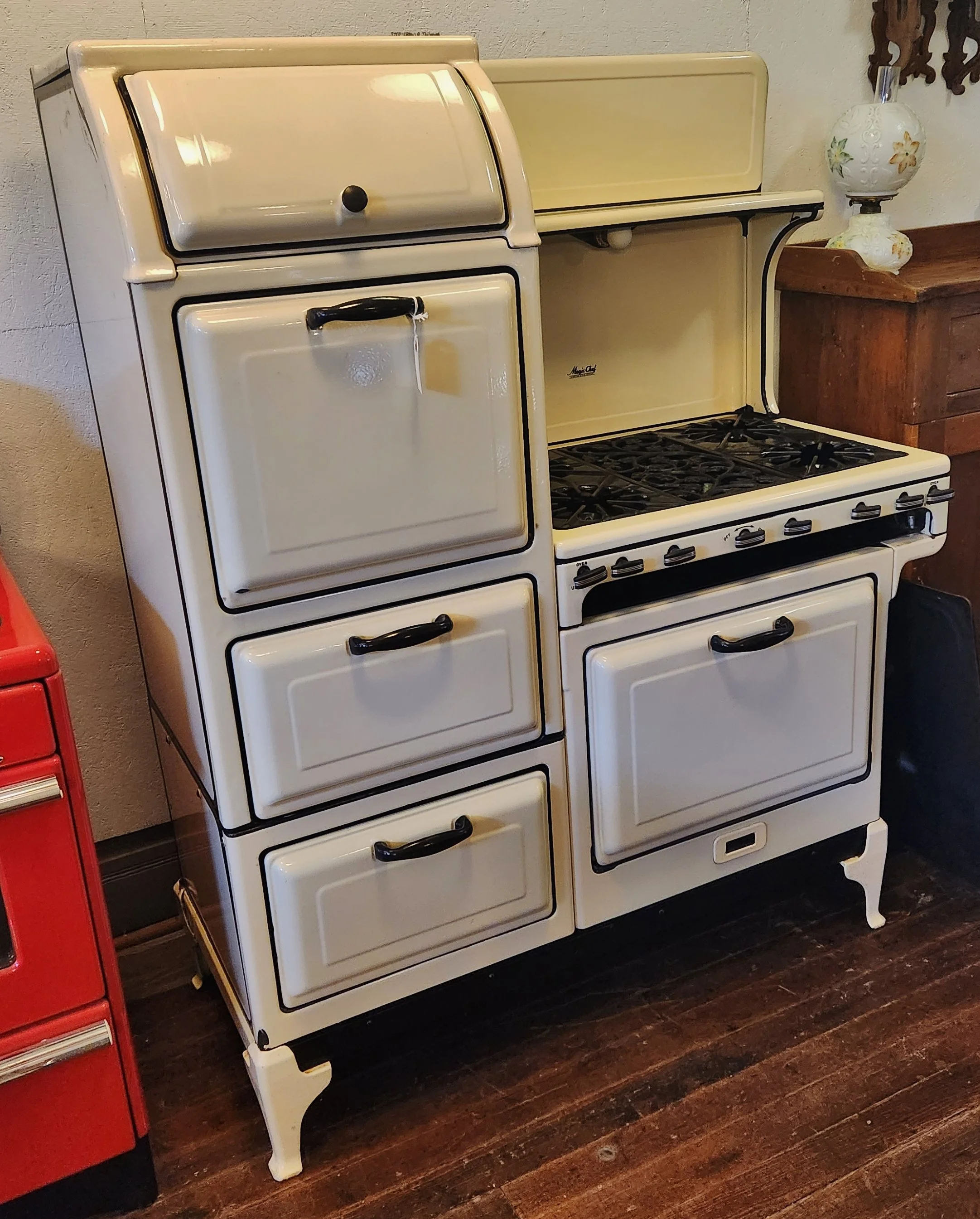 Antique Gas Stoves — Mill Creek Antiques (Home)