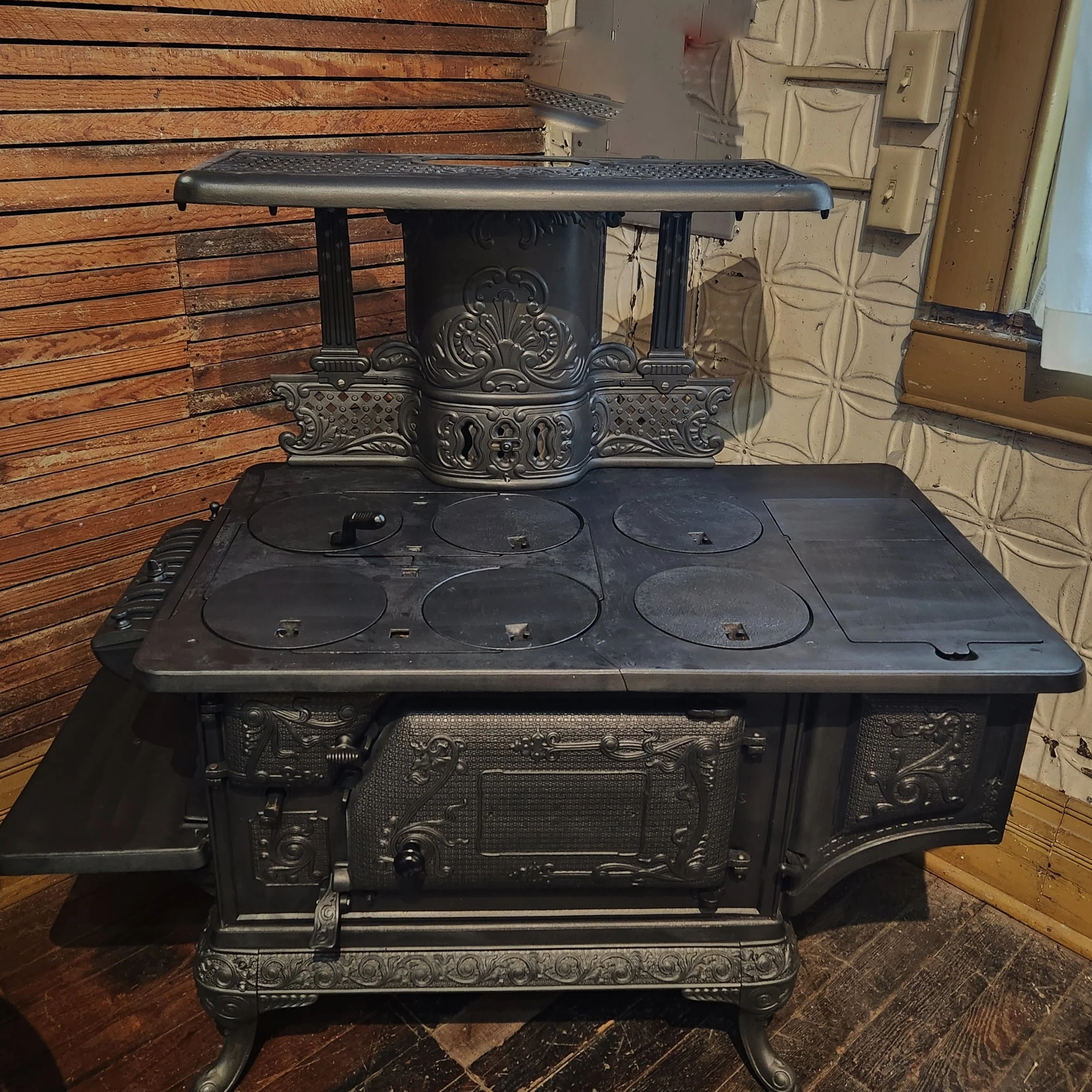 Antique Wood Stoves — Mill Creek Antiques (Home)