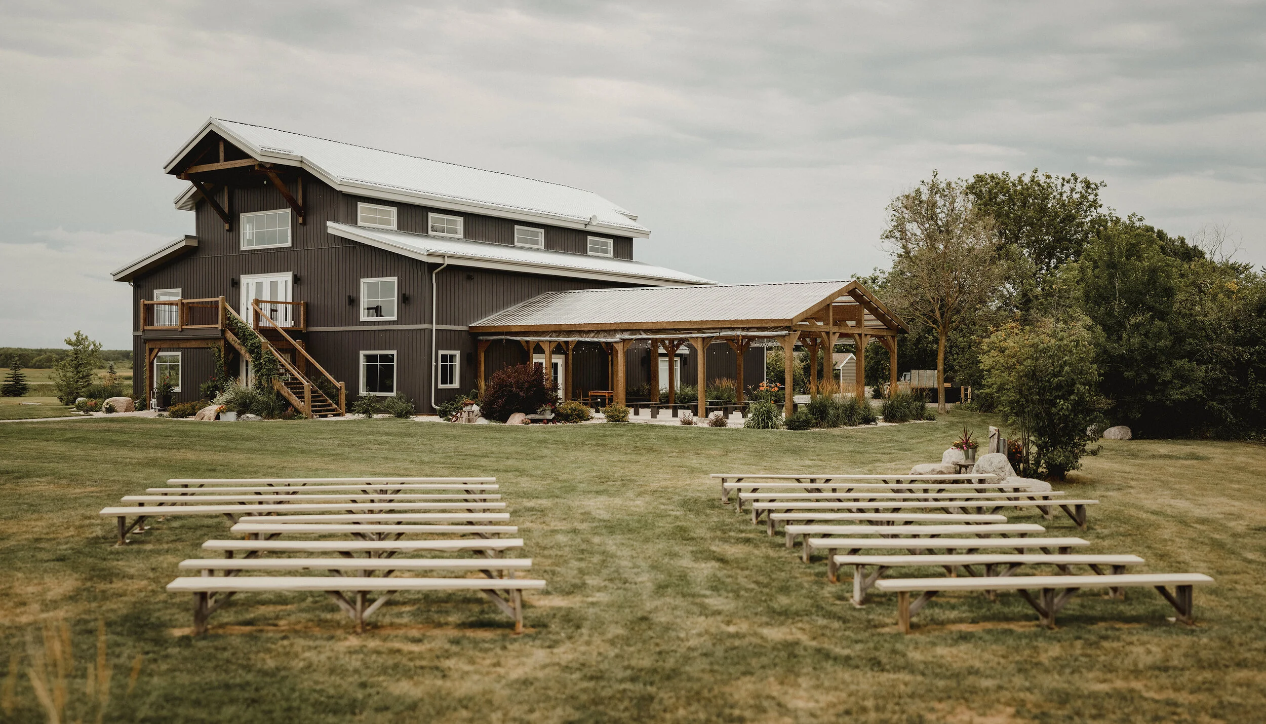 Hawthorn Estates - Manitoba’s Premier Barn Venue