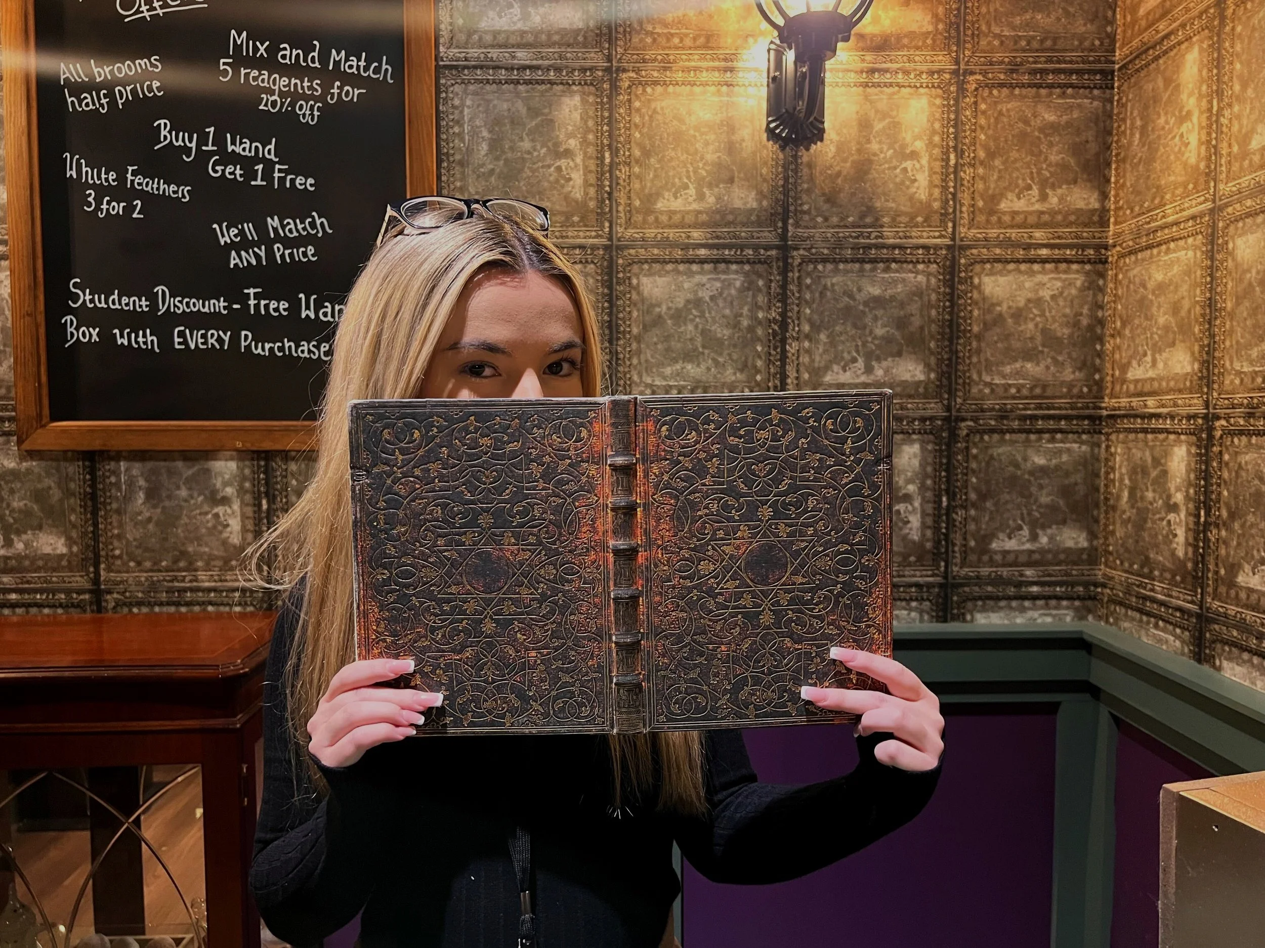 Magic Emporium - Escape To The World Of Witchraft And Wizardry — Escape