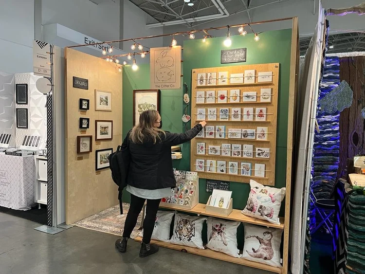 5 Elements of Visual Merchandising in Booth Design & Holiday Markets ...