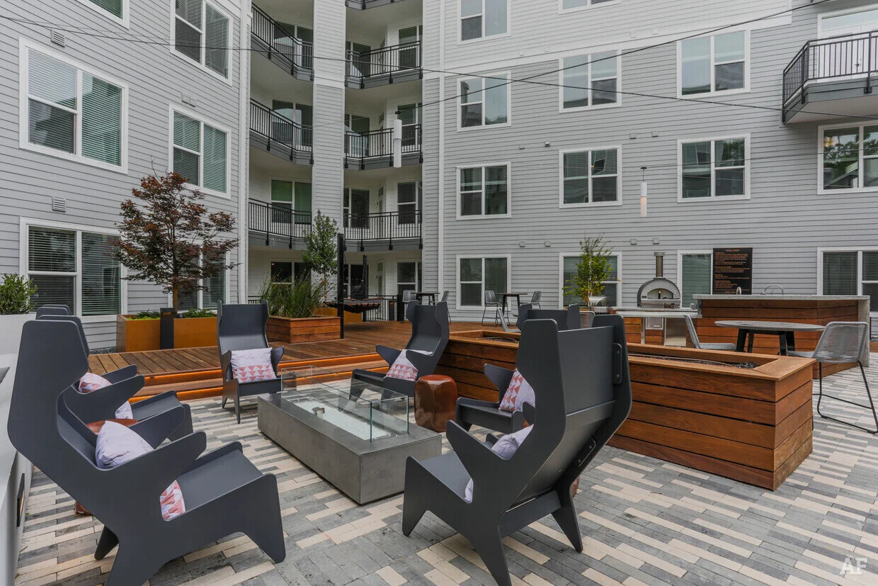 Novel O4W — Dix.Hite+Partners