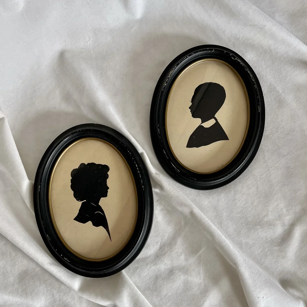 Antique Oval Frame Silhouette