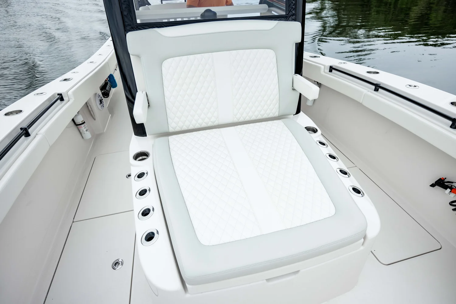 Calcutta 323 Catamaran — Calcutta Marine International LLC
