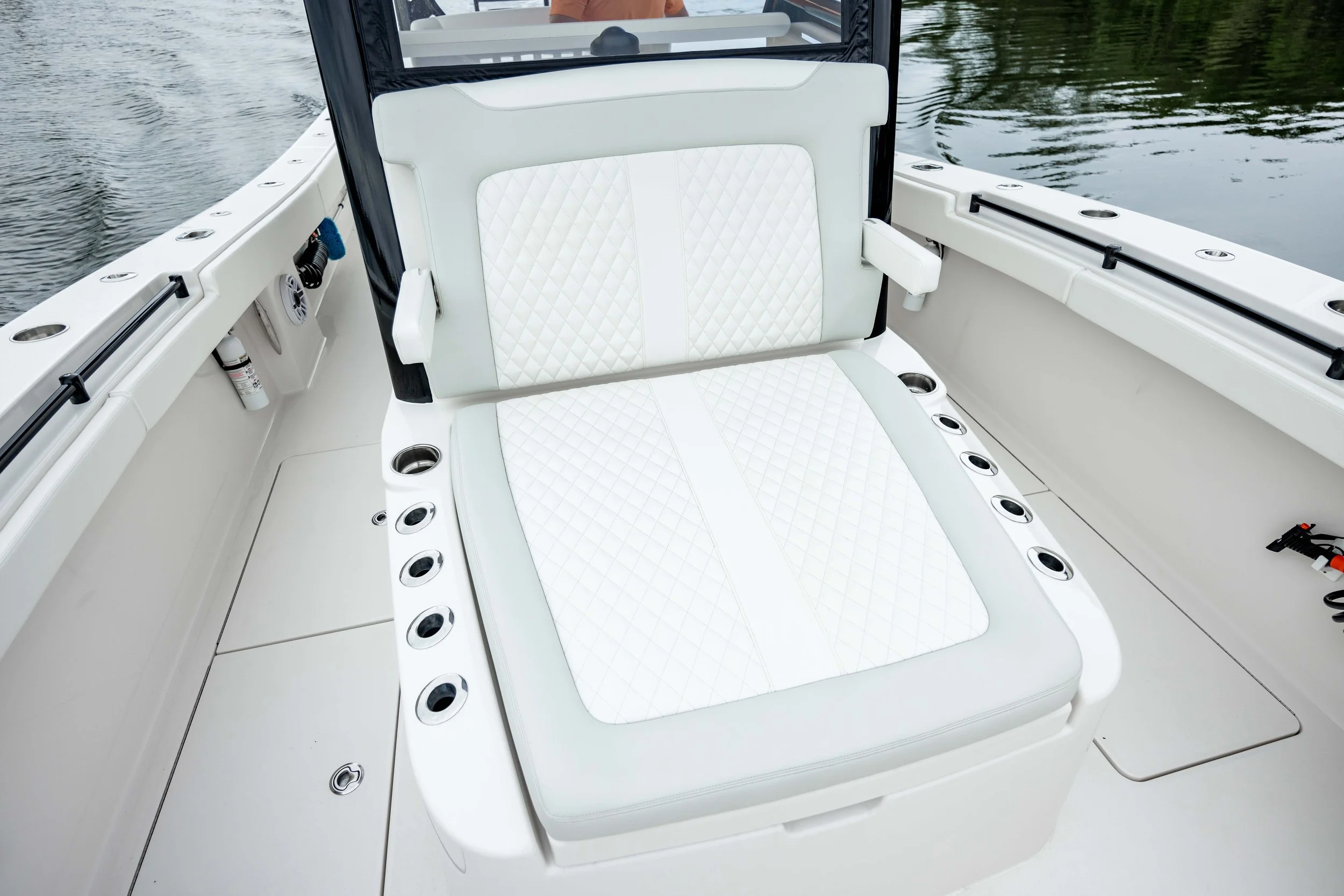 Calcutta 323 Catamaran — Calcutta Marine International LLC