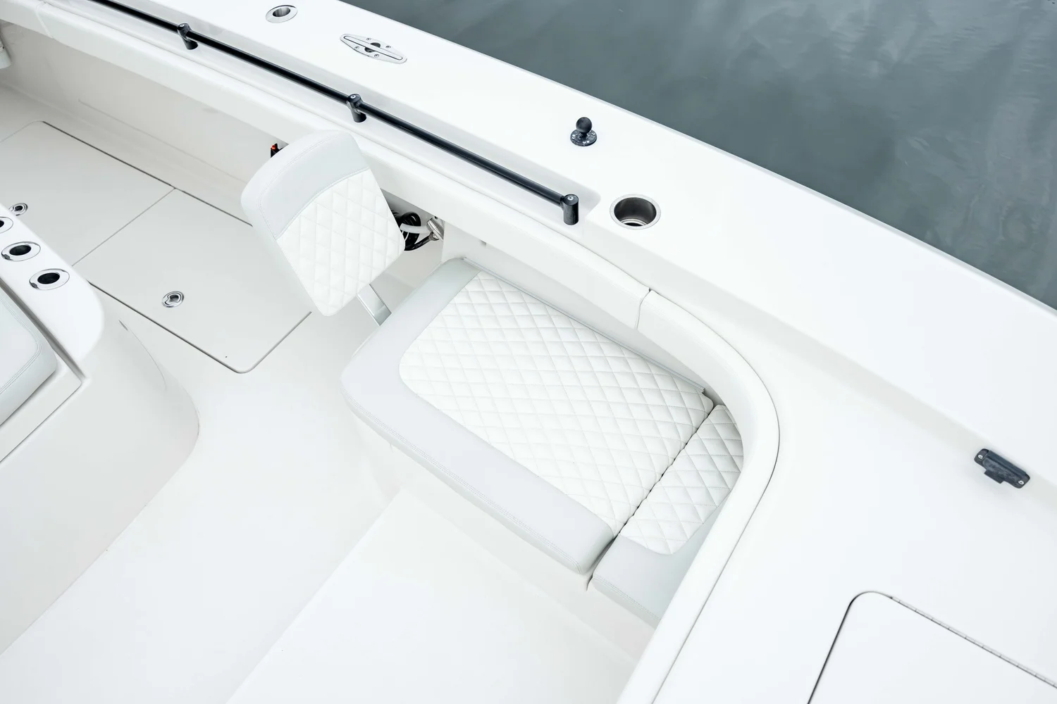 Calcutta 323 Catamaran — Calcutta Marine International LLC